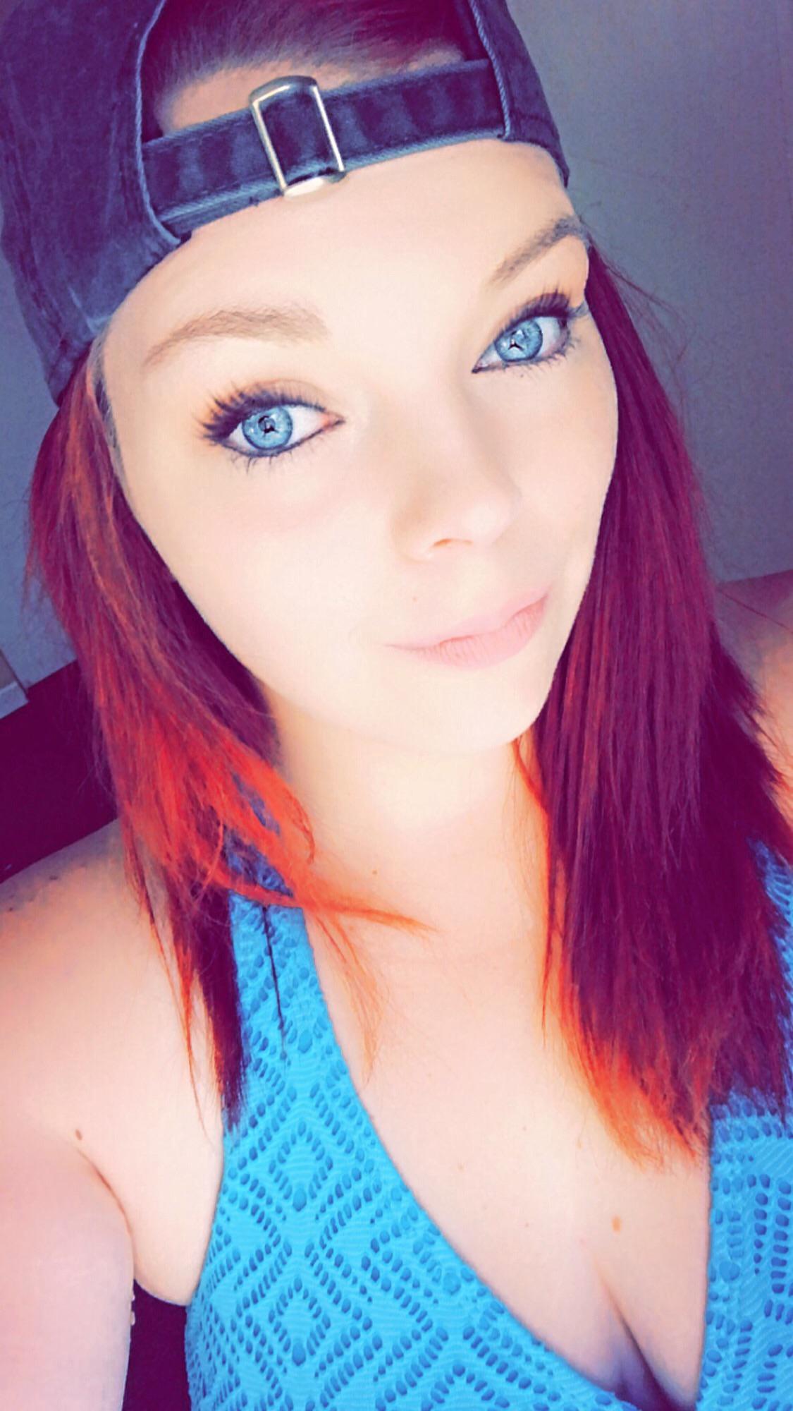 I never wear hats but I felt cute in this one. 28 f ga | Scrolller