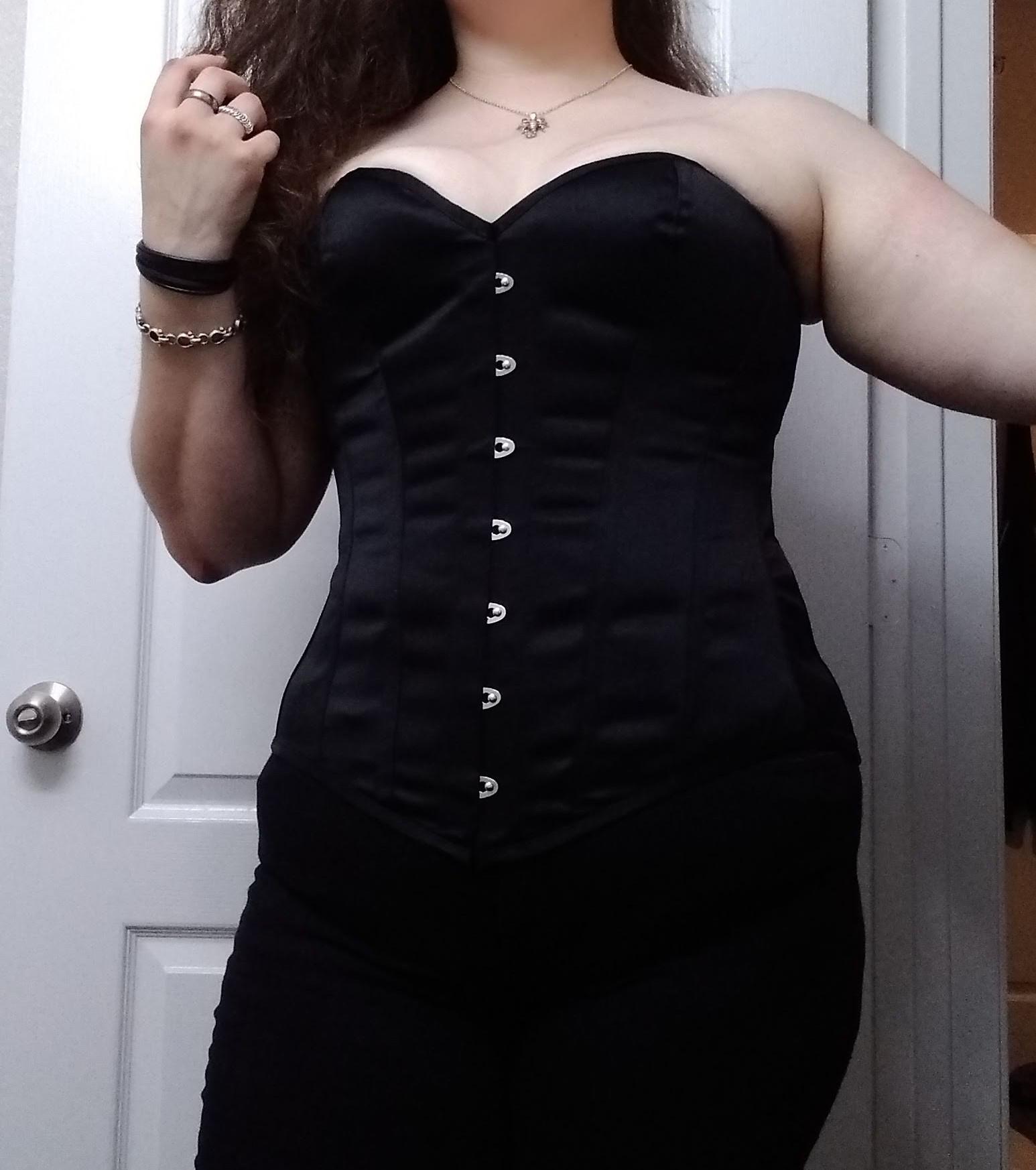 I really do love this corset. It's so hot and tight, like something else I could mention 😏 ...