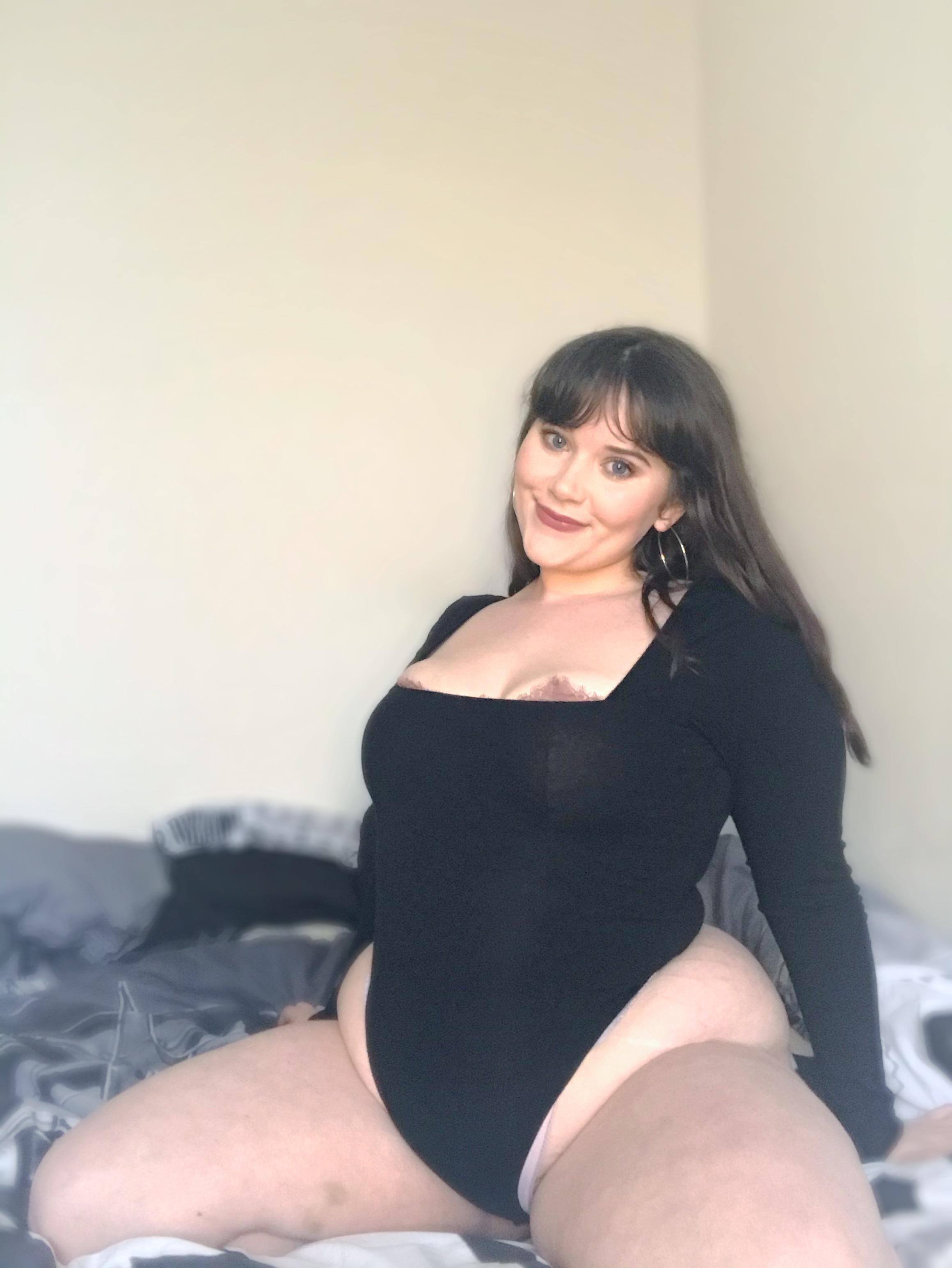 All that’s missing is your face between these thighs | Scrolller