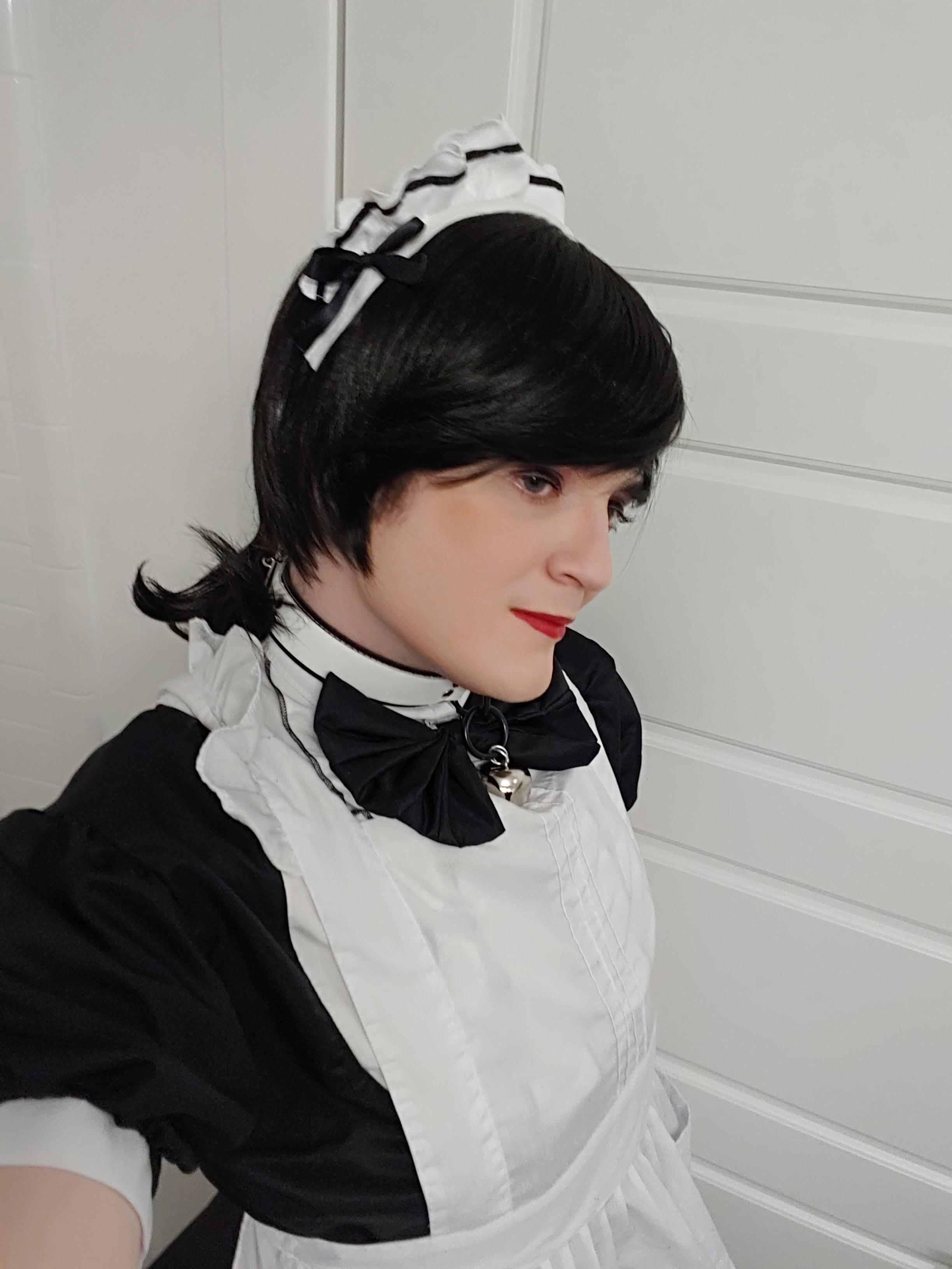 I Tried Doing My Own Makeup For The First Time Before Chores Instead