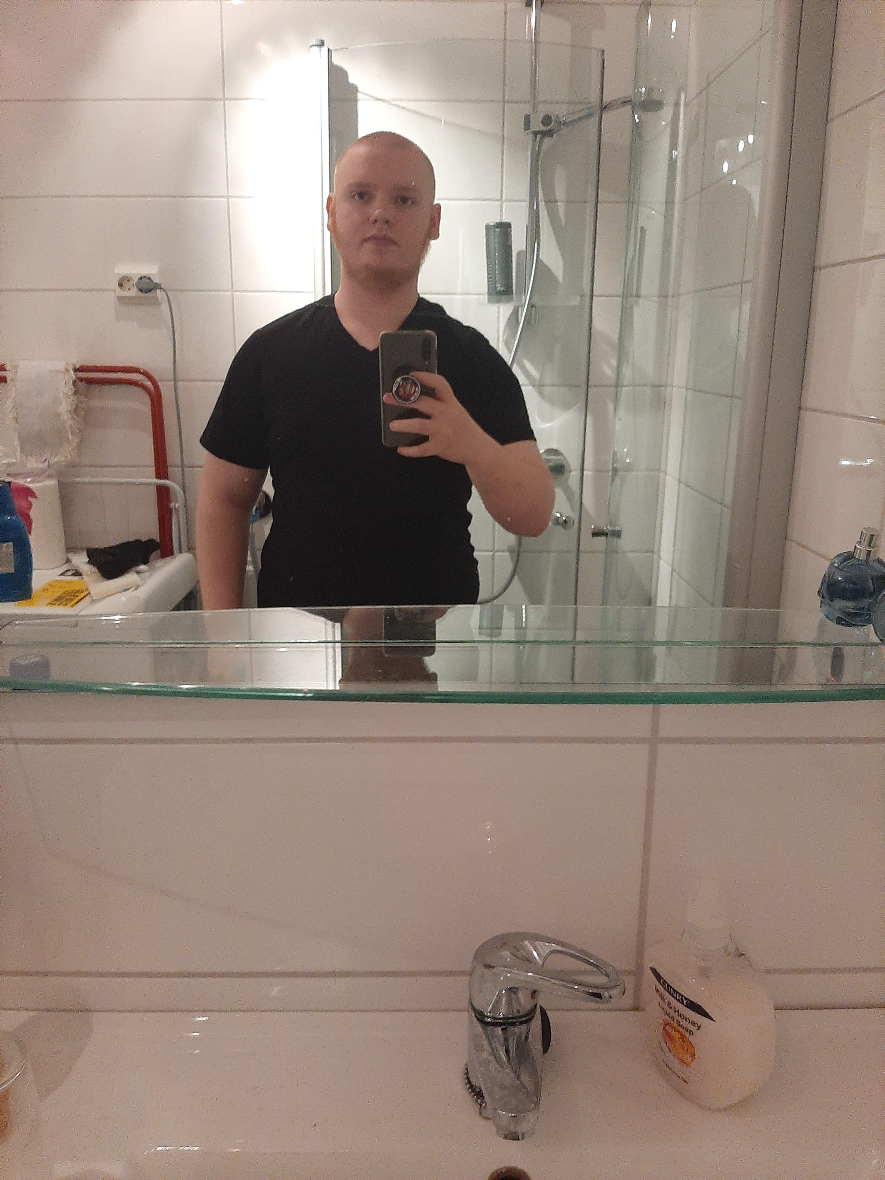 I tried looking more approachable, I failed | Scrolller