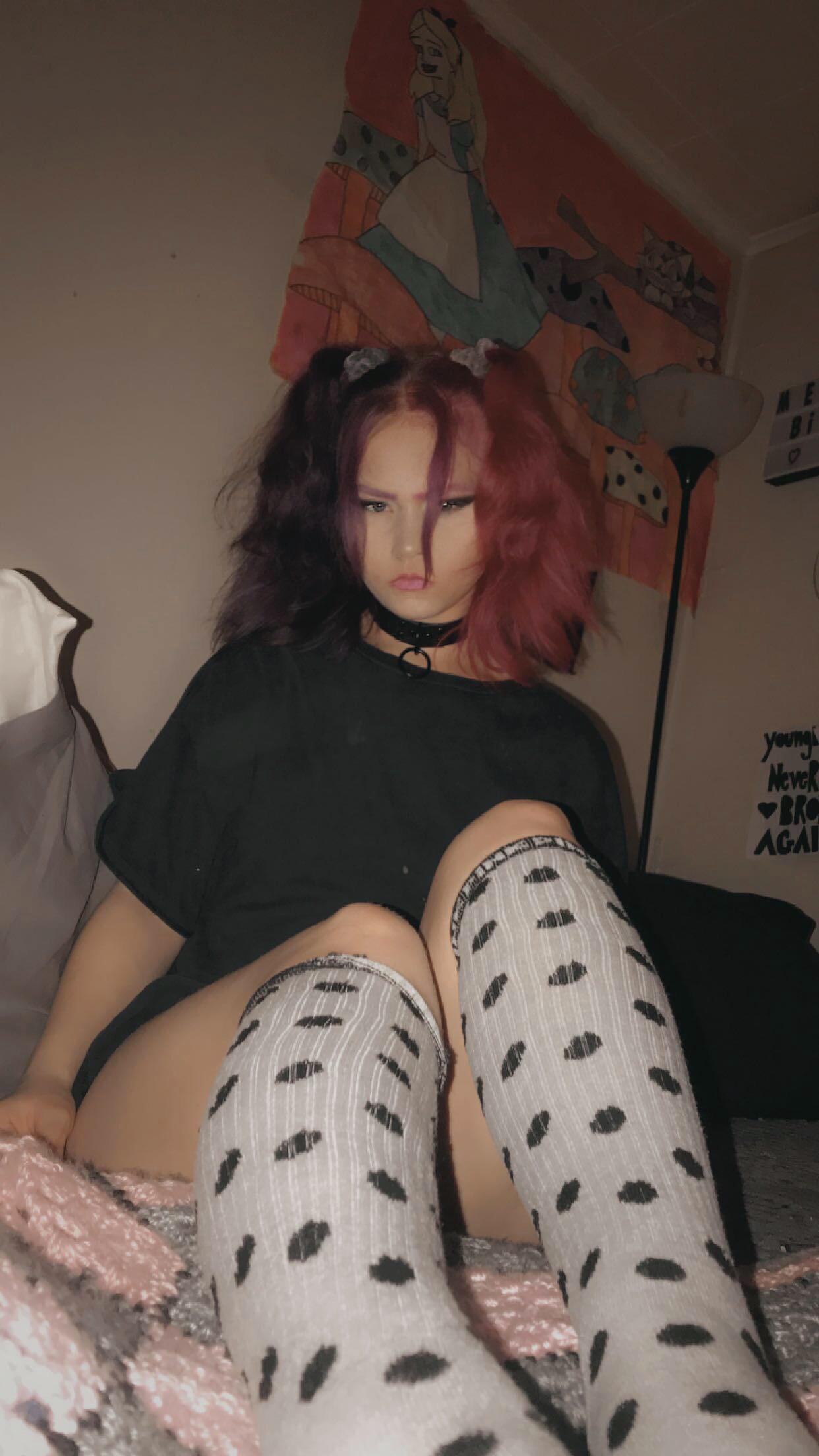 I wanna be ur brat | Scrolller