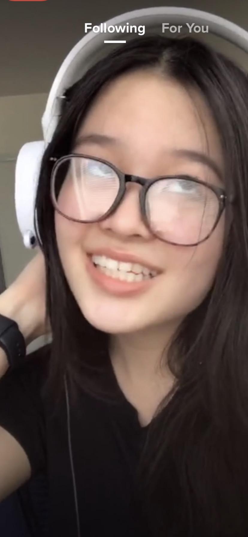 I wanna cum on her face 💦😩 | Scrolller