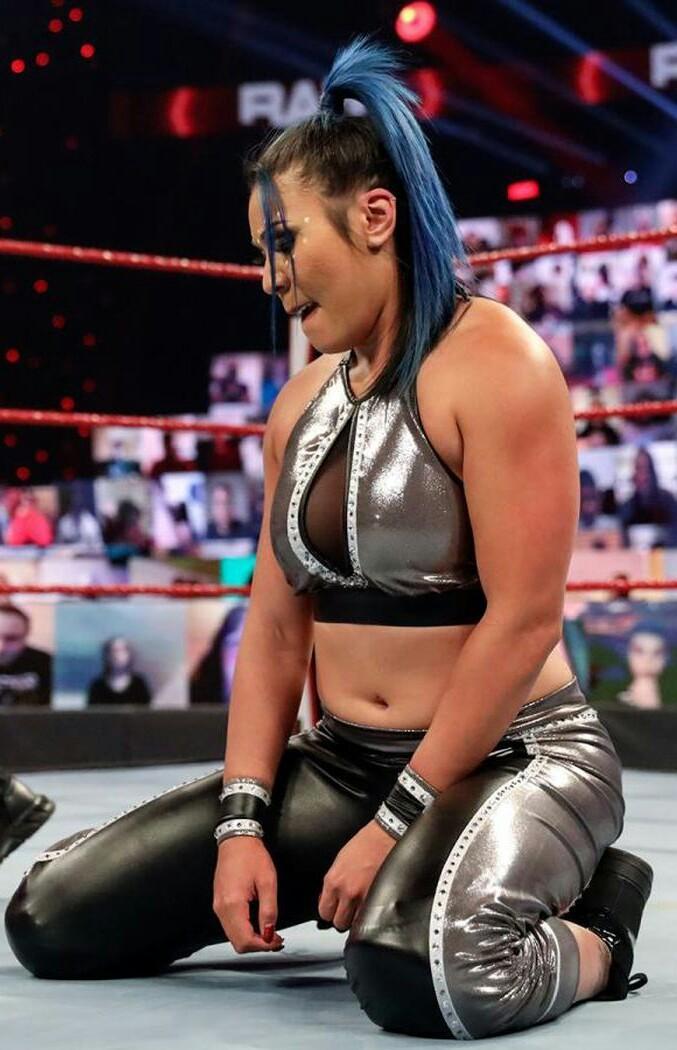 I want this thick girl on top (Mia Yim) | Scrolller