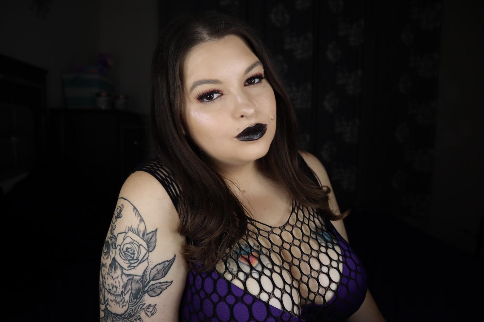 I want to leave black marks on your neck 😈😘💋 | Scrolller