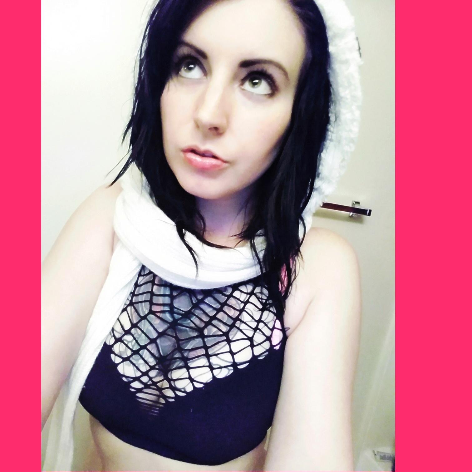 I want to show you videos. Message me 💕 | Scrolller