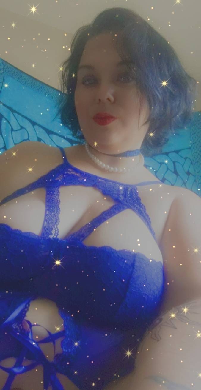 Will you fill both my holes | Scrolller