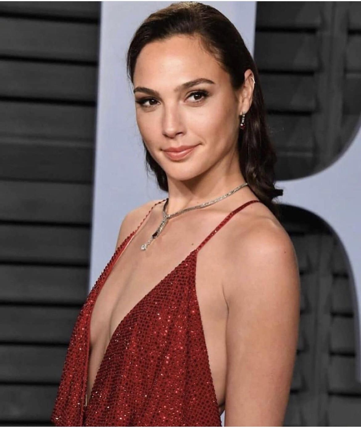 Gal Gadot is just begging to get her little tits groped | Scrolller