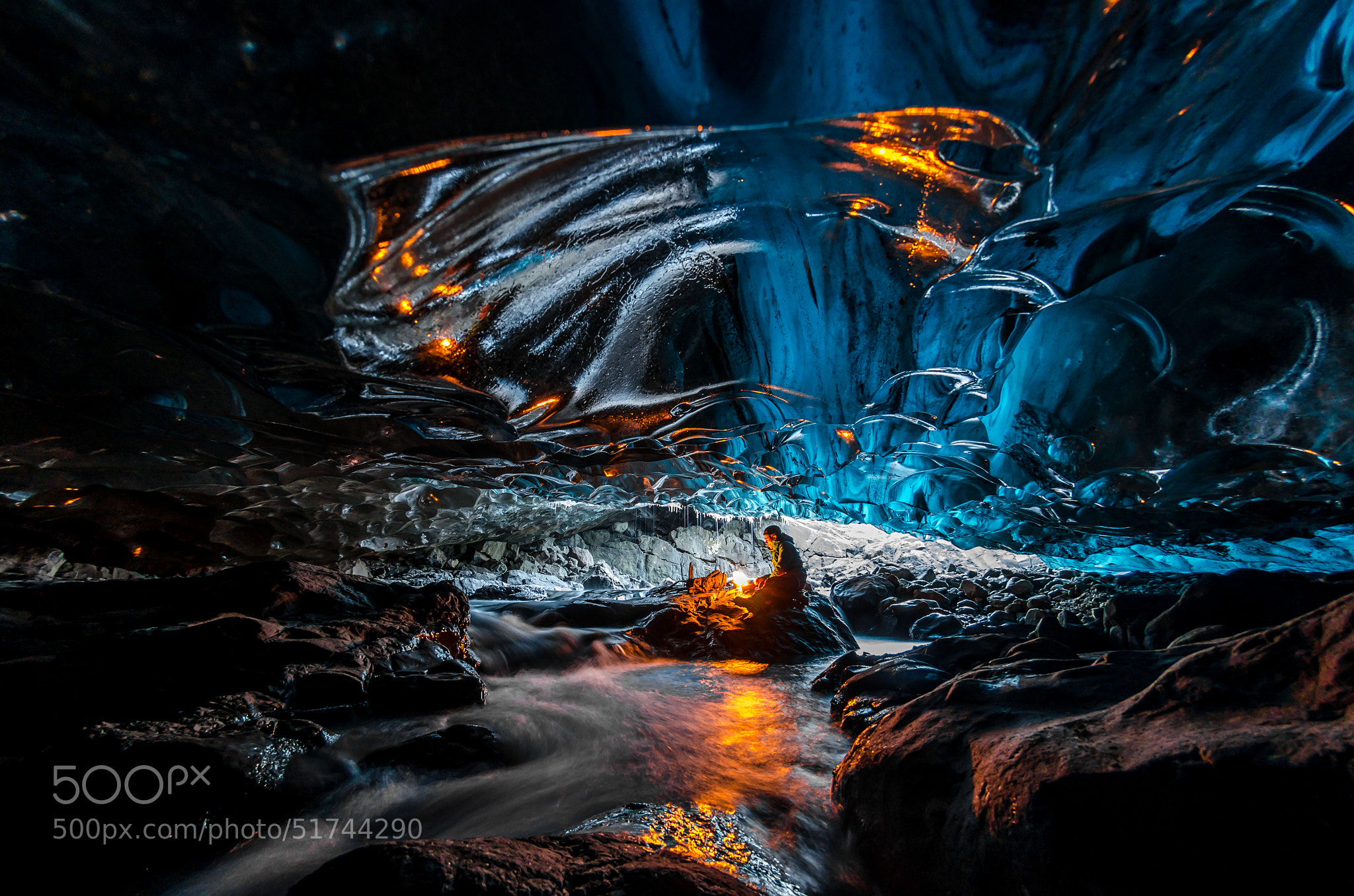 Ice cave in Vatnajokull, Southeast Iceland [2048x1356] | Scrolller