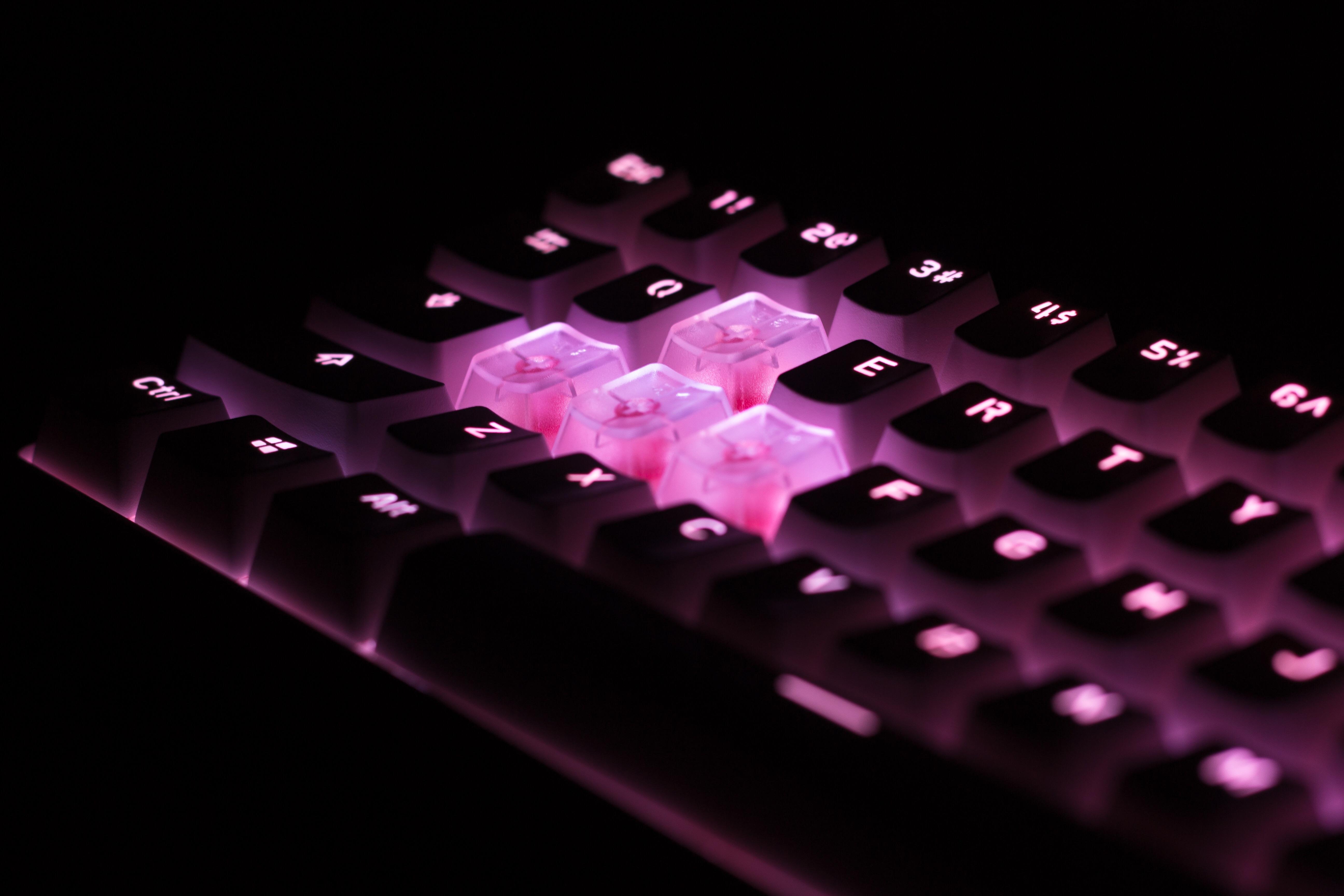 ICE CUBES | Scrolller