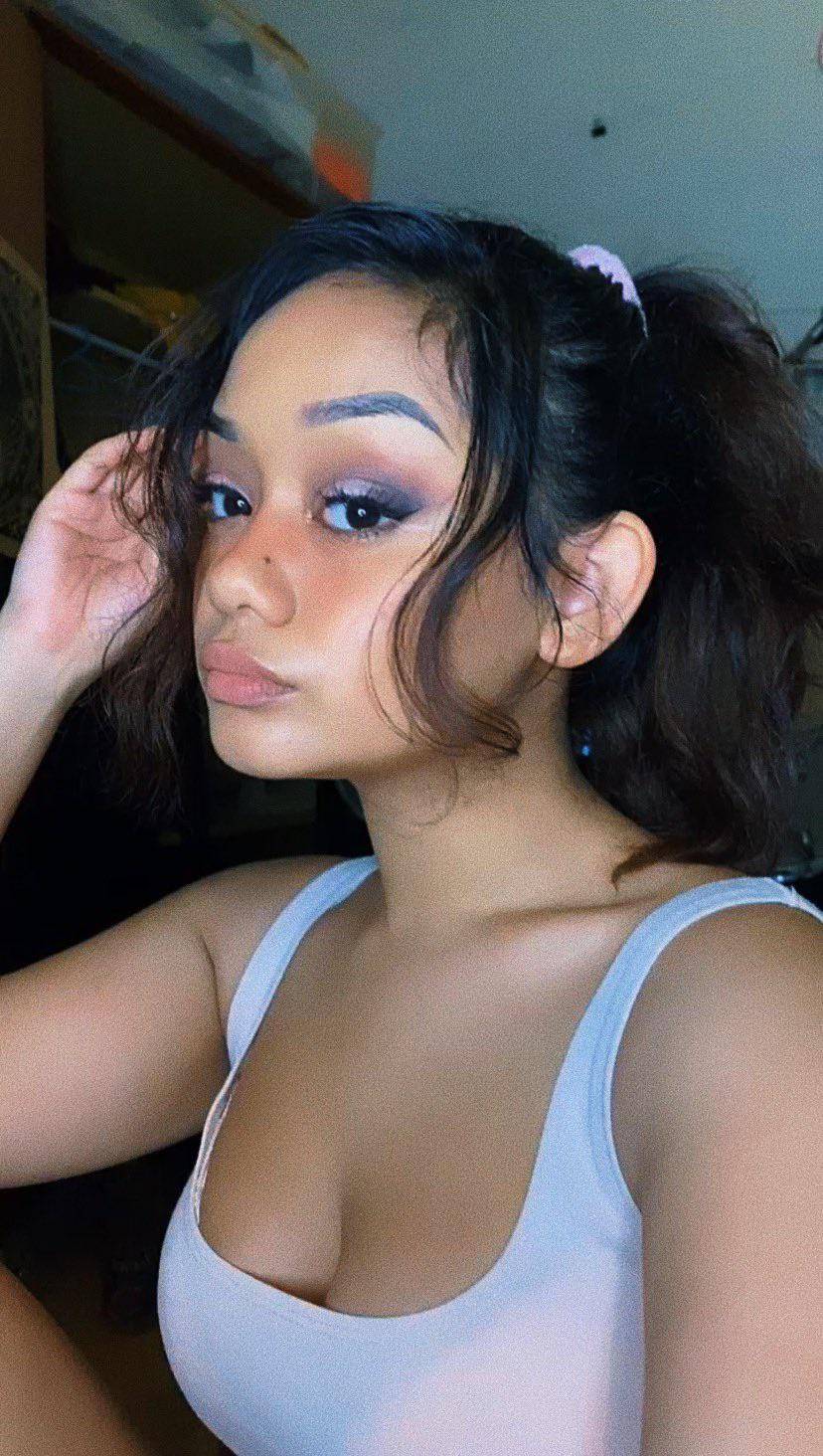 If she moves in next door... | Scrolller