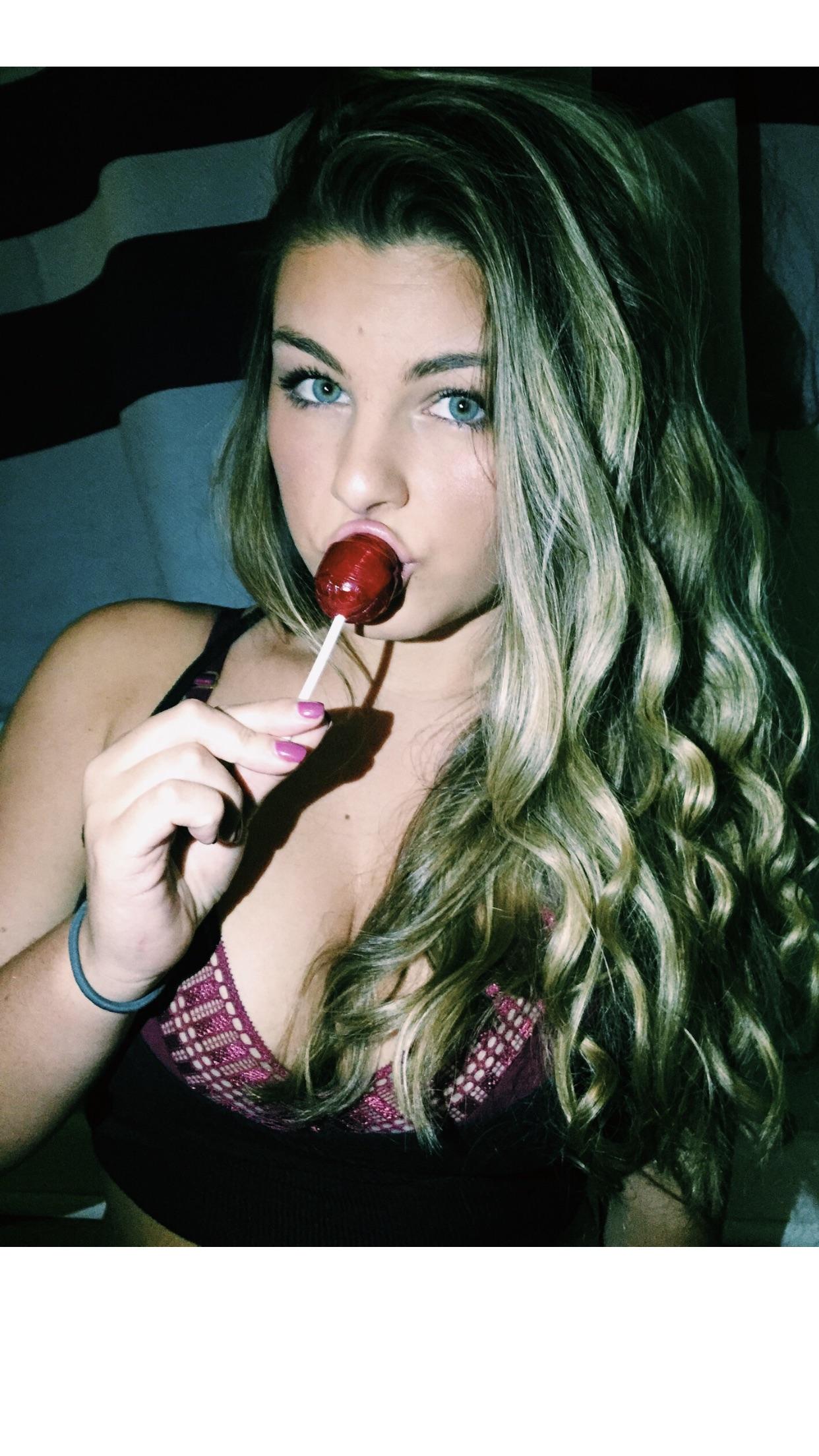 [IG] Lolli-popped a boner from this | Scrolller