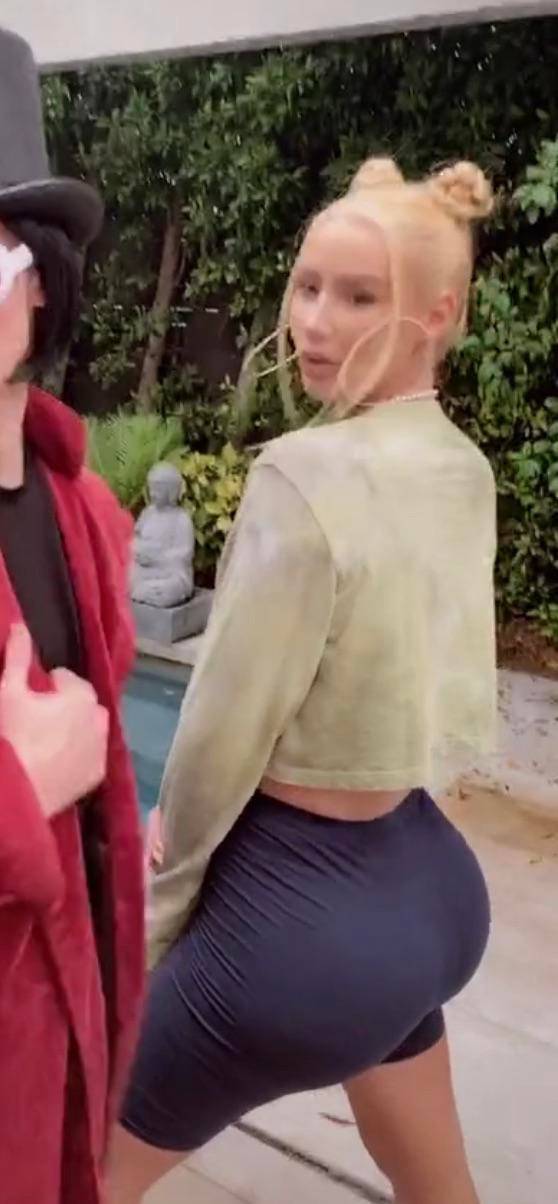 Iggy looking THICC😍🔥 | Scrolller