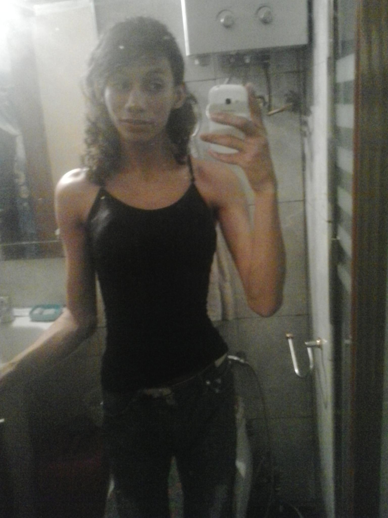 I'm 5'7 and 42kg, i like big dicks and dominant girls :) | Scrolller