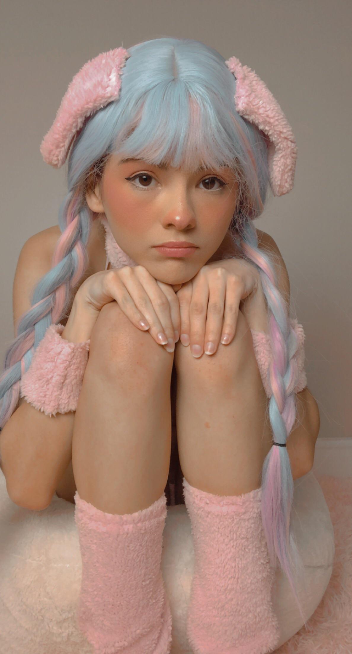 i'm at your command! | Scrolller