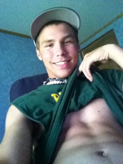 I'm kinda shy. Do you guys wanna see more of me? :) | Scrolller