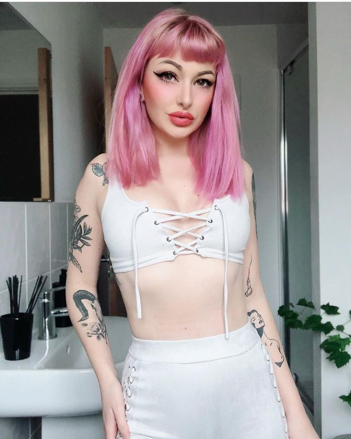 I'm Mistress Rosaline I need a slave to serve me... Kik: goddessrosaline2 | Scrolller