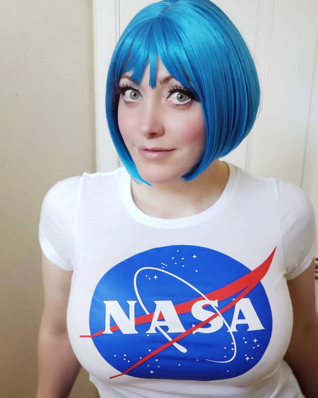 "I'm not flat!!" - Earth Chan🌎 | Scrolller