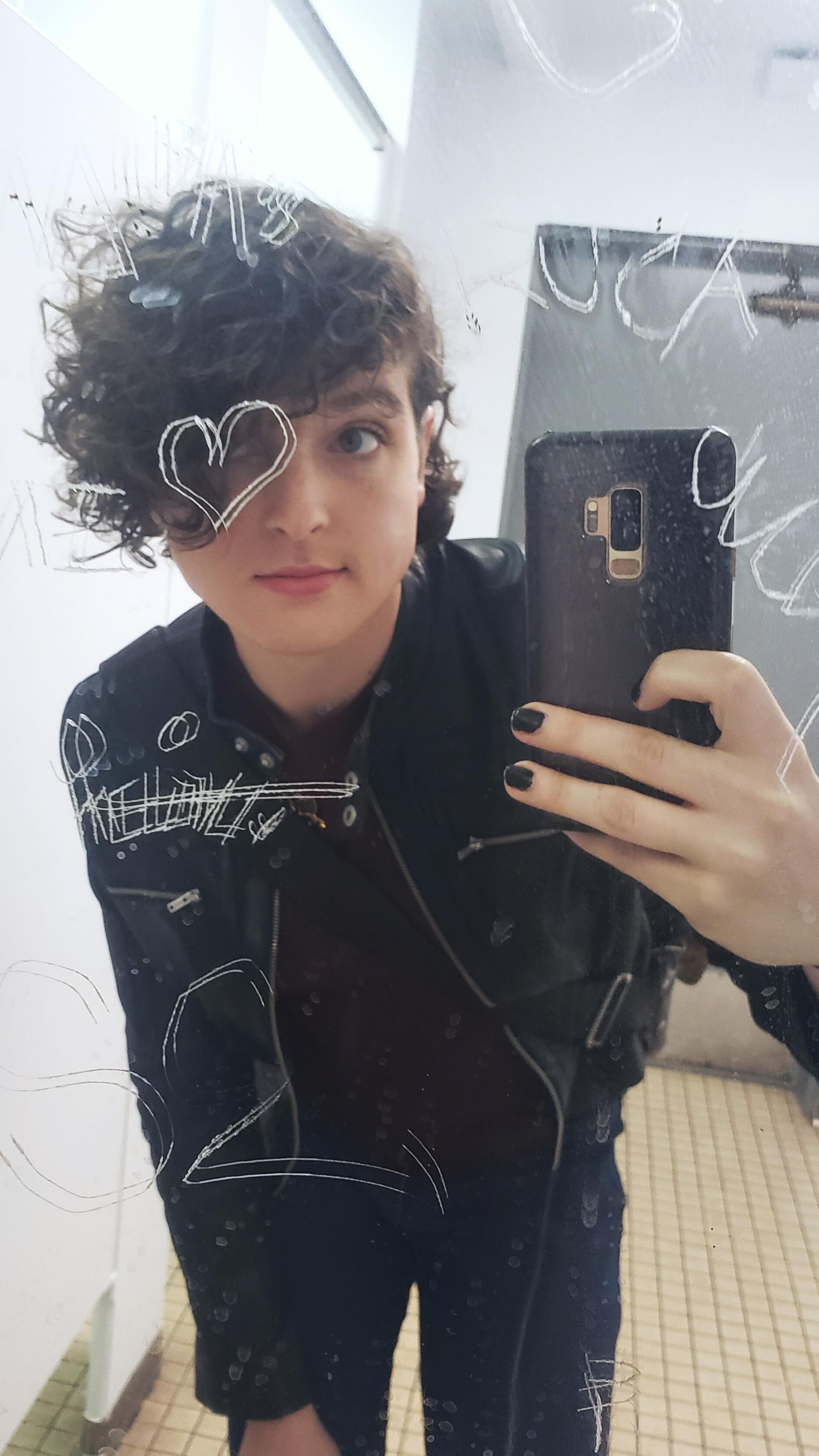 I'm pretty androgynous these days and maybe I'm also a hottie! (mtf, 8 months HRT) | Scrolller