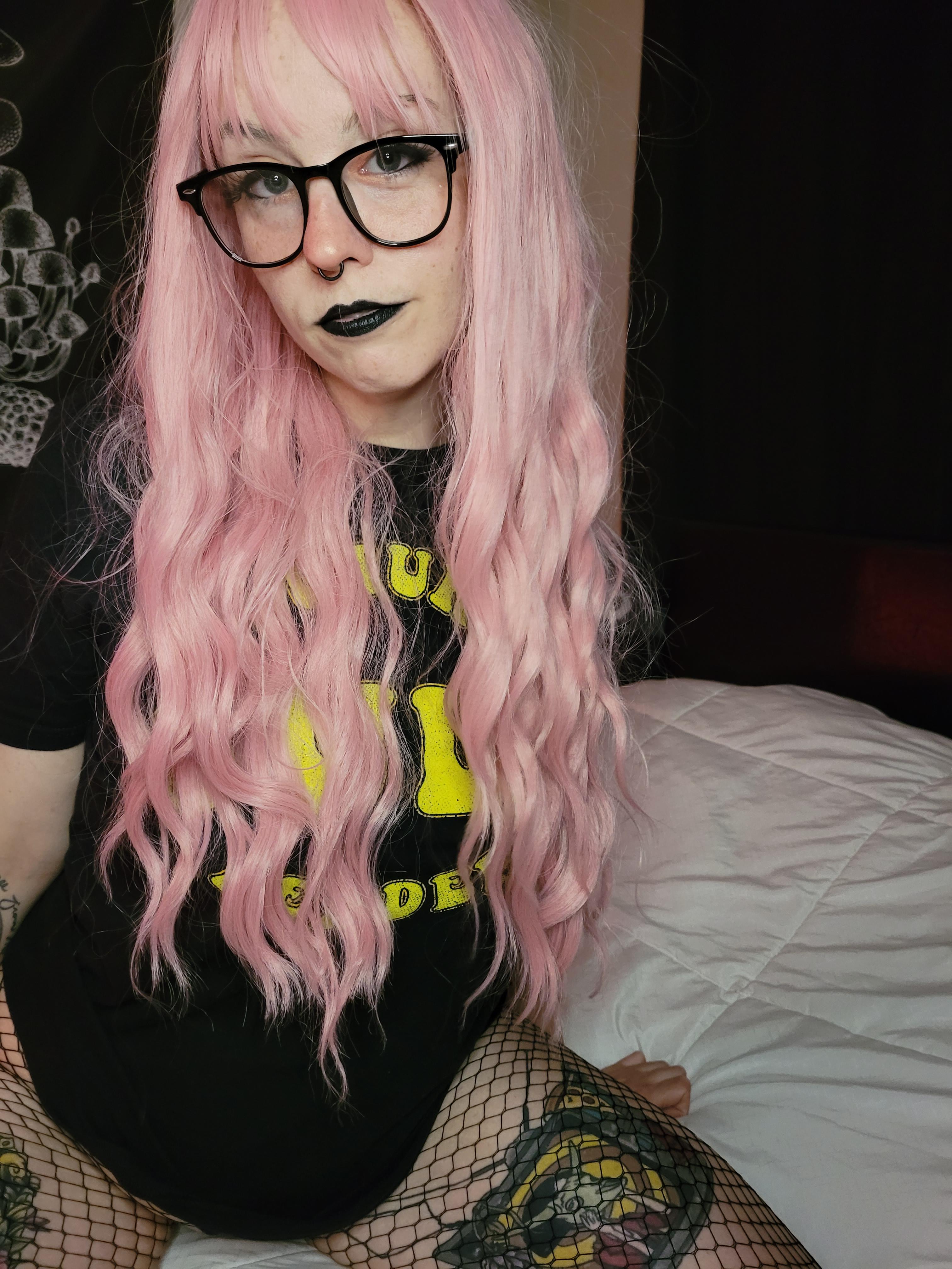 something witty here | Scrolller