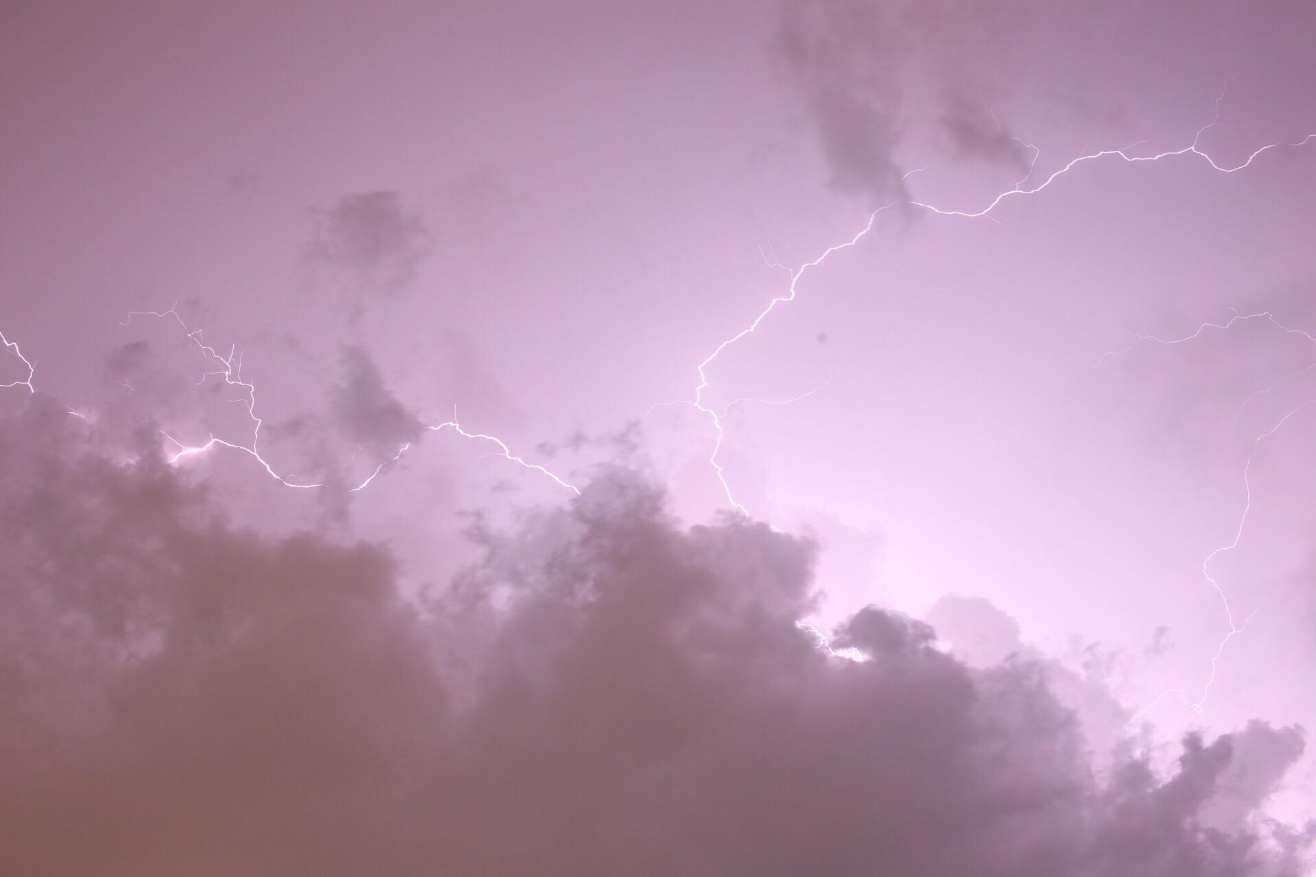 Image I took in last nights storms | Scrolller