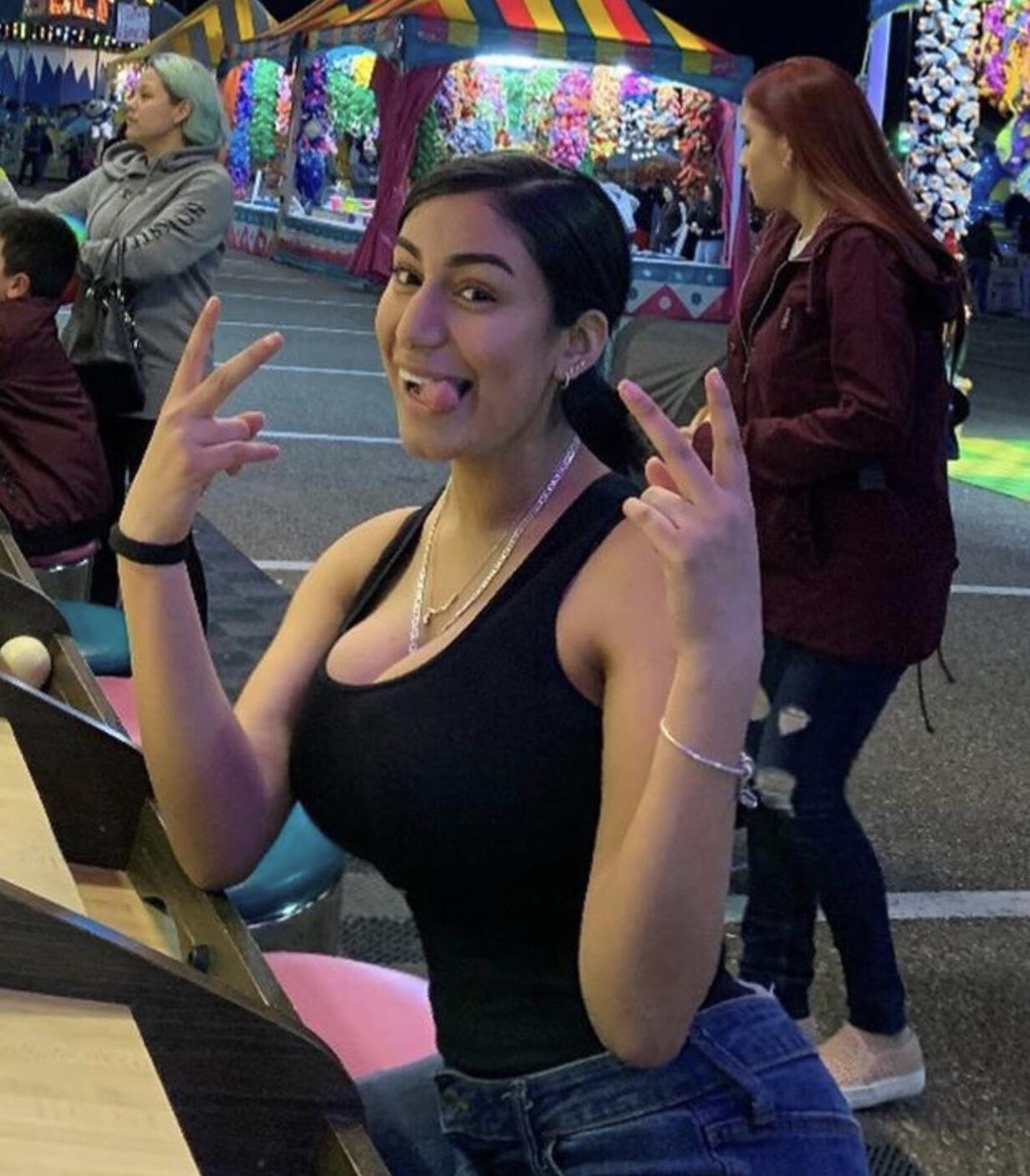 Imagine seeing her at the carnival | Scrolller