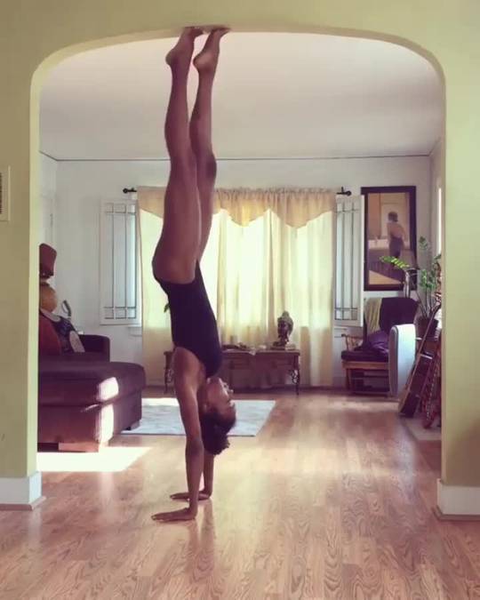 Impressive skills. Impressive body. | Scrolller