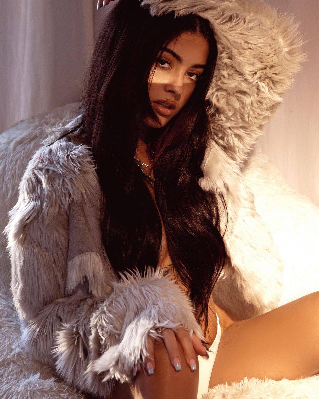 IN HER SEXY ELEMENT 😍 | Scrolller