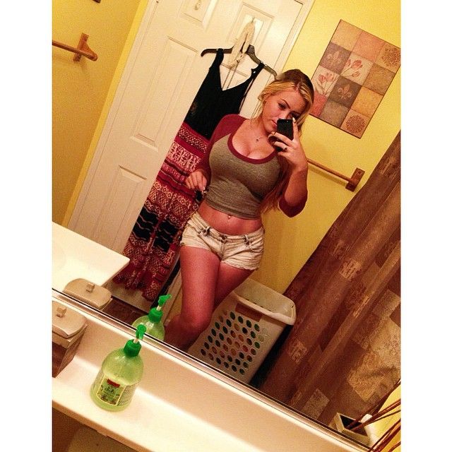 In the bathroom | Scrolller