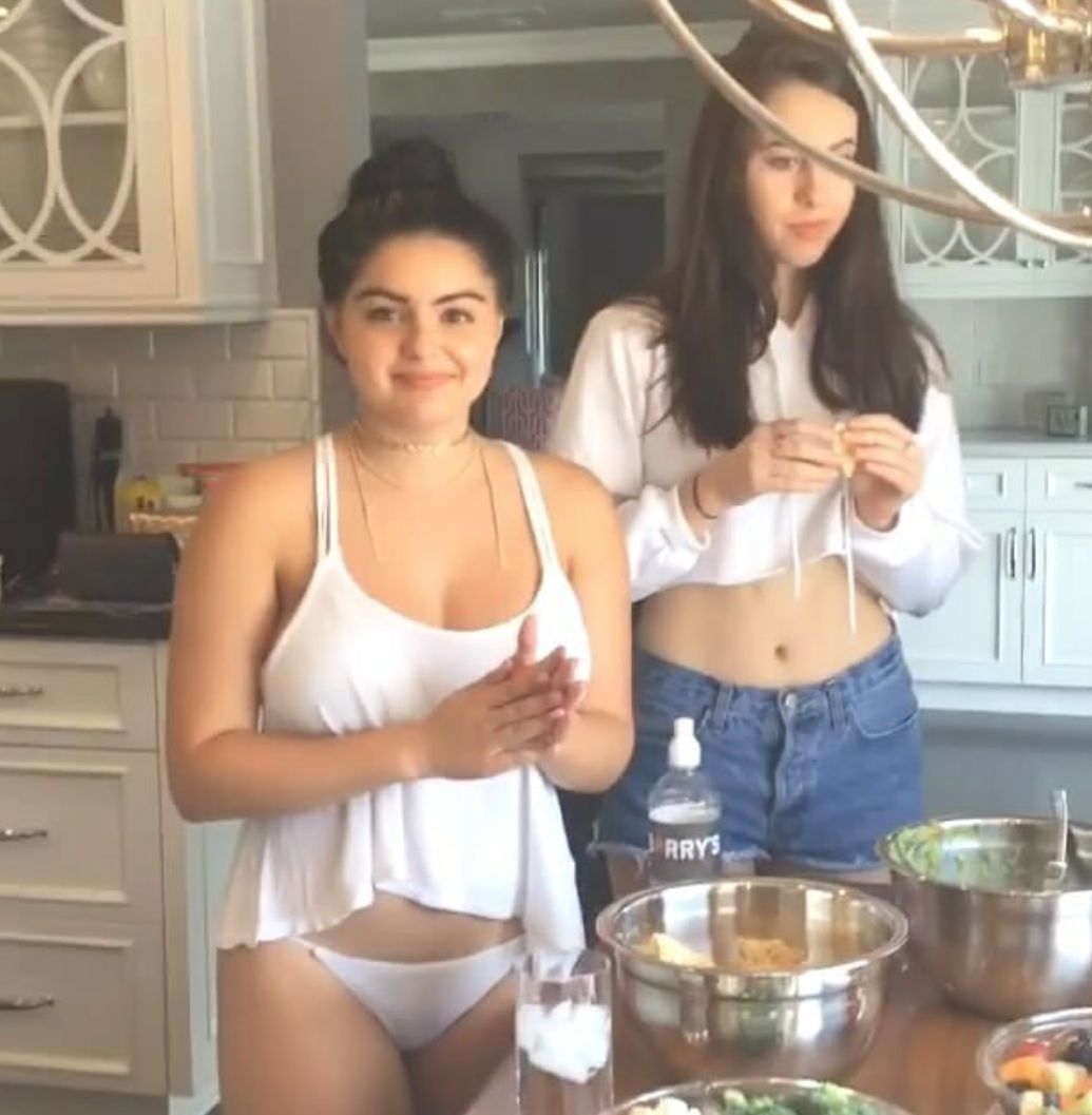 In the kitchen | Scrolller