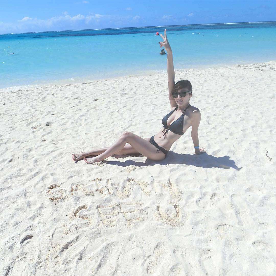 In the sand | Scrolller