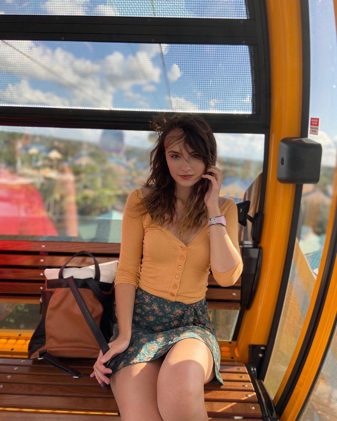 In the sky(liner) | Scrolller