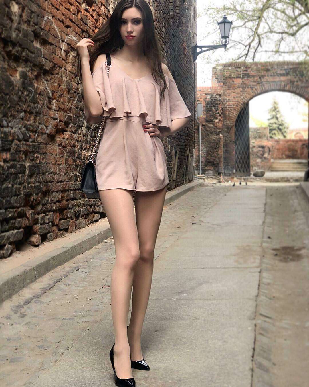 Incredible legs | Scrolller