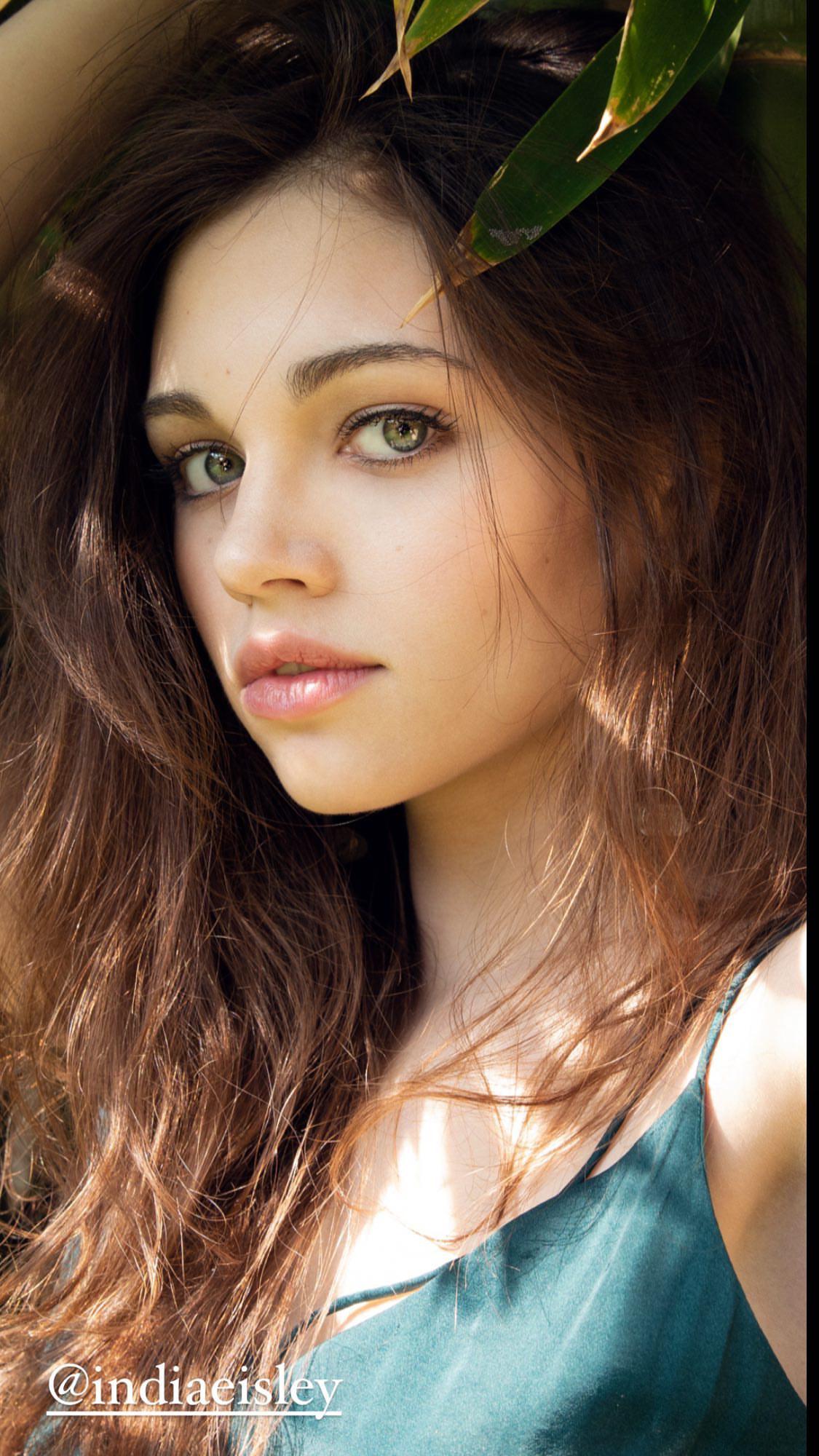 India Eisley [irtr] | Scrolller