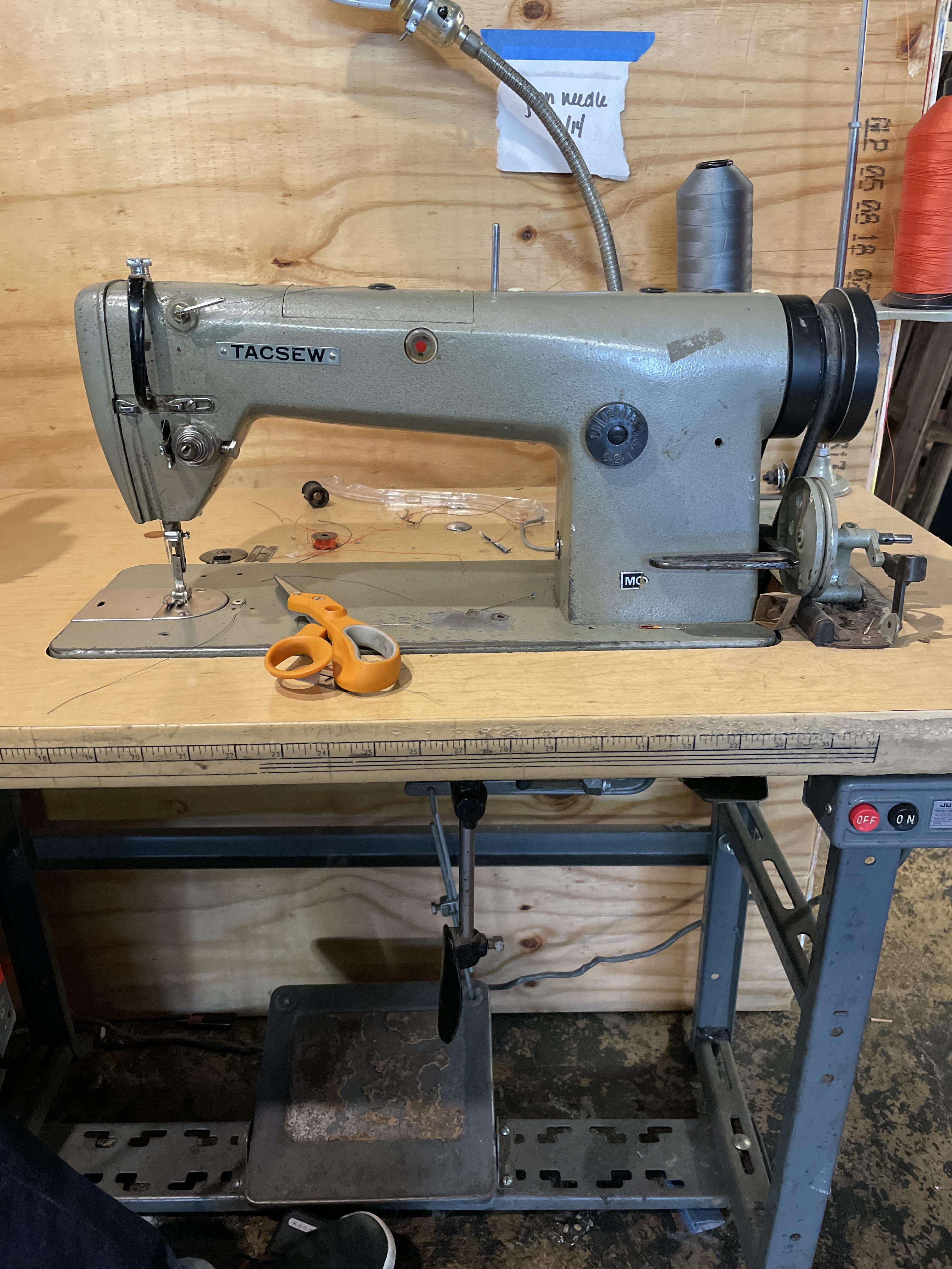 Industrial sewing machine mystery.....i have this machine and i don’t know what thread it should ...
