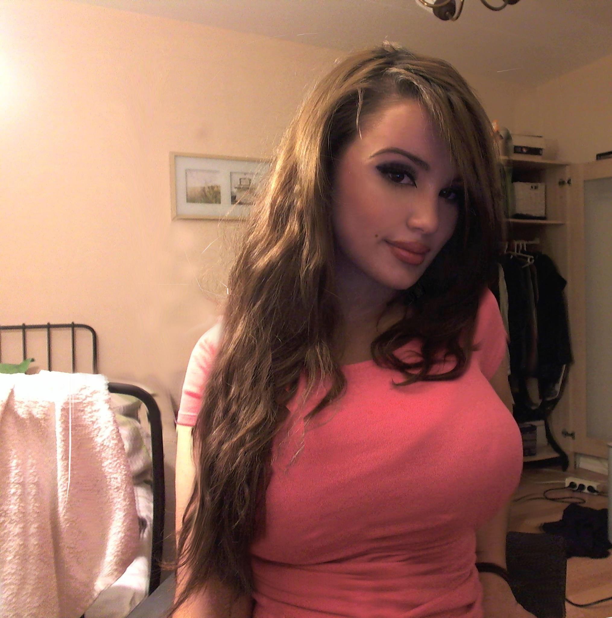 Ines Helene at 19 💗 | Scrolller