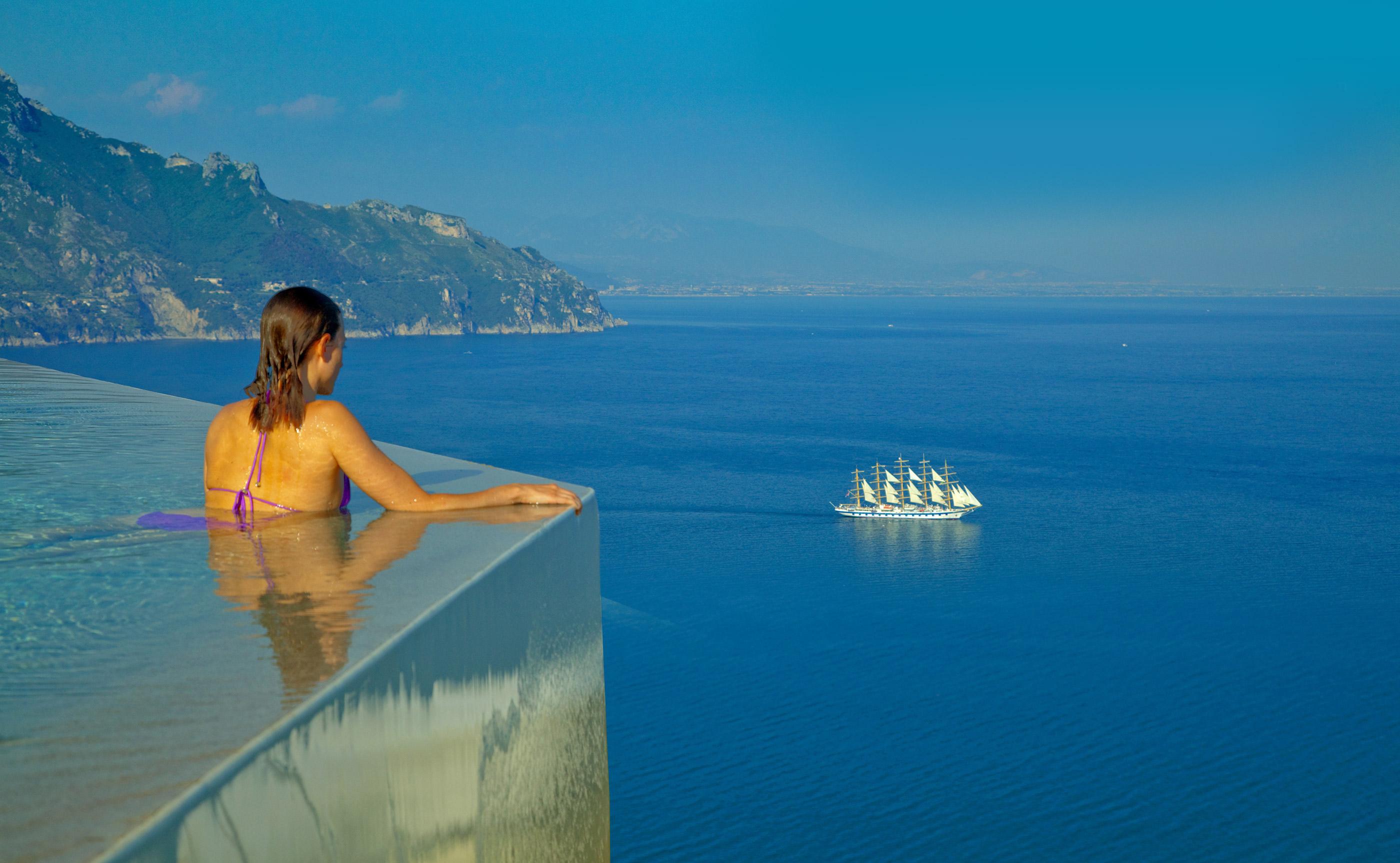 Infinity pool in Italy | Scrolller