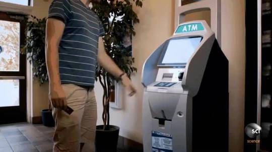 How this ATM machine works | Scrolller