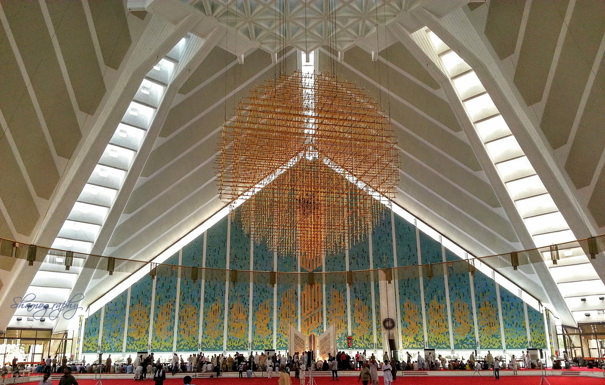 Inside the Faisal Mosque, Islamabad , Pakistan | Scrolller