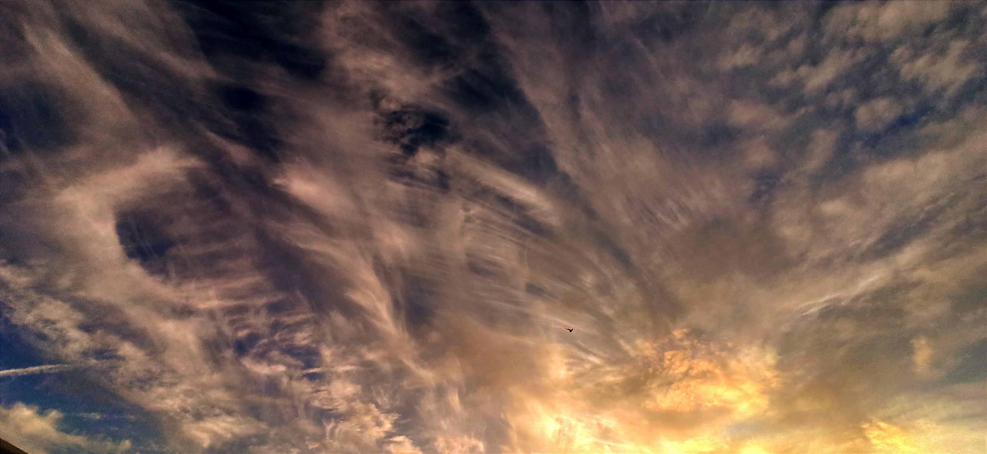 Interesting clouds indicating good weather | Scrolller