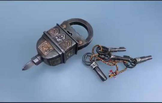 Interesting Nepalese Lock | Scrolller