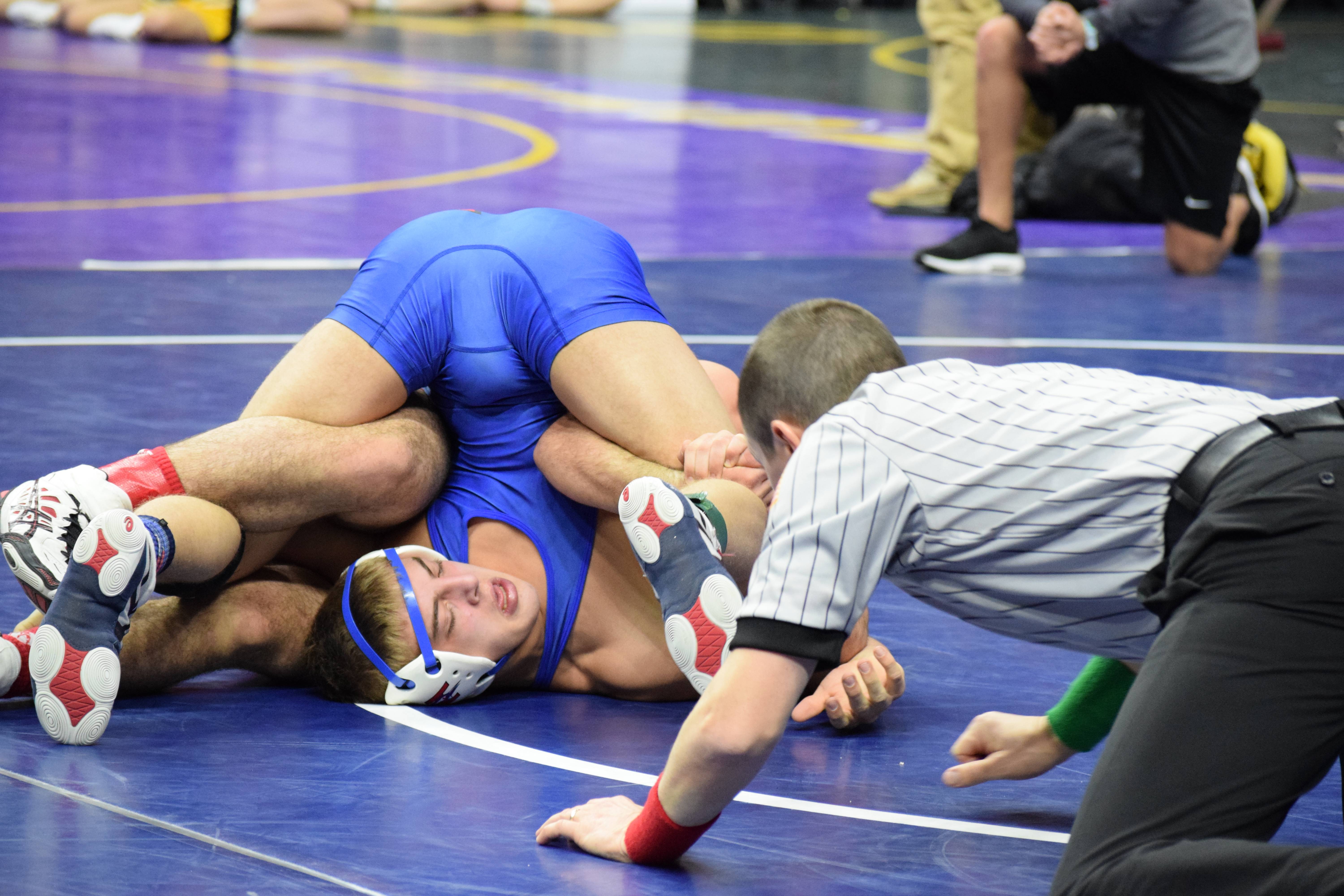 Interesting position | Scrolller