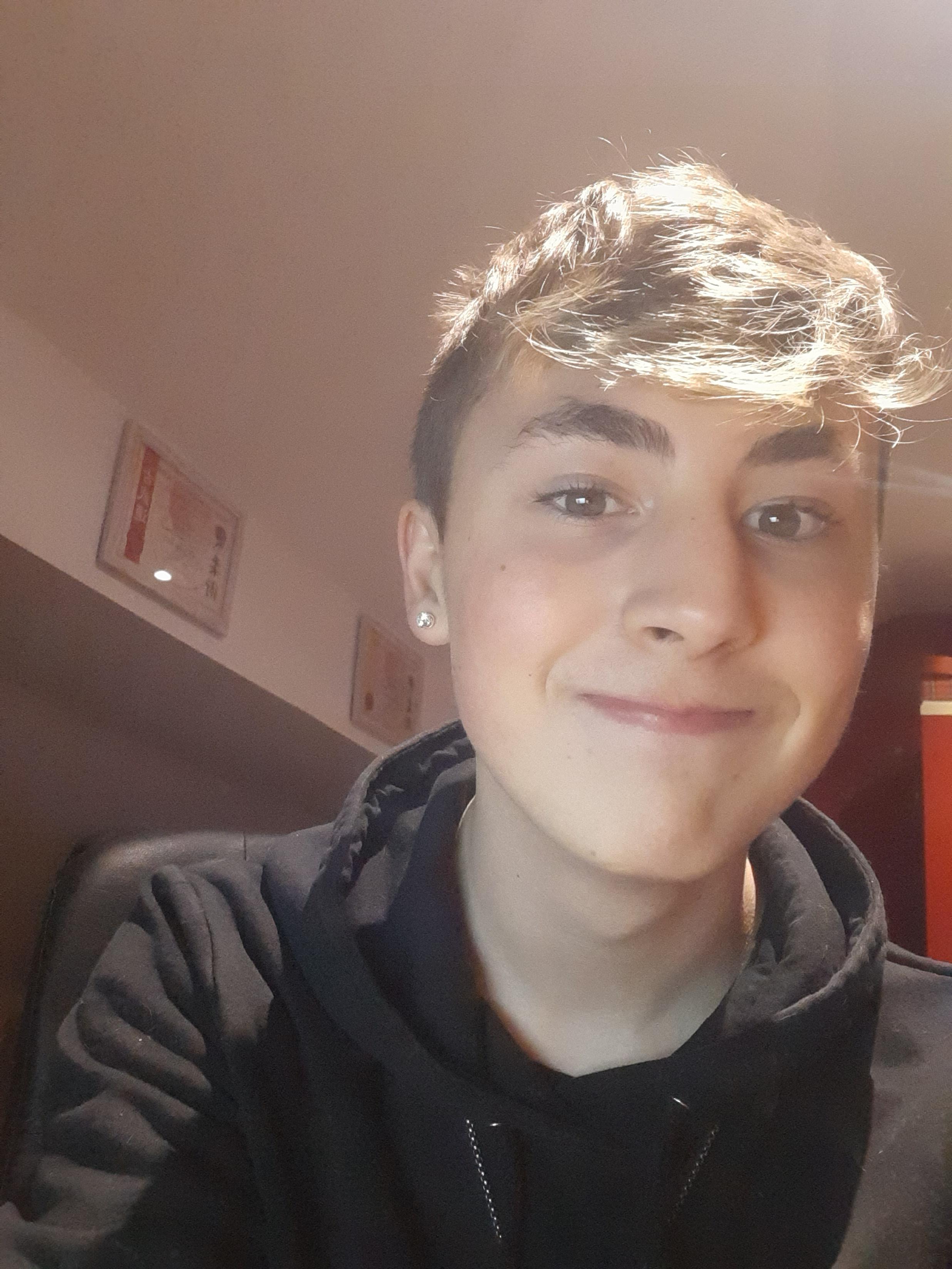 Introducing silver ear thingy :) | Scrolller