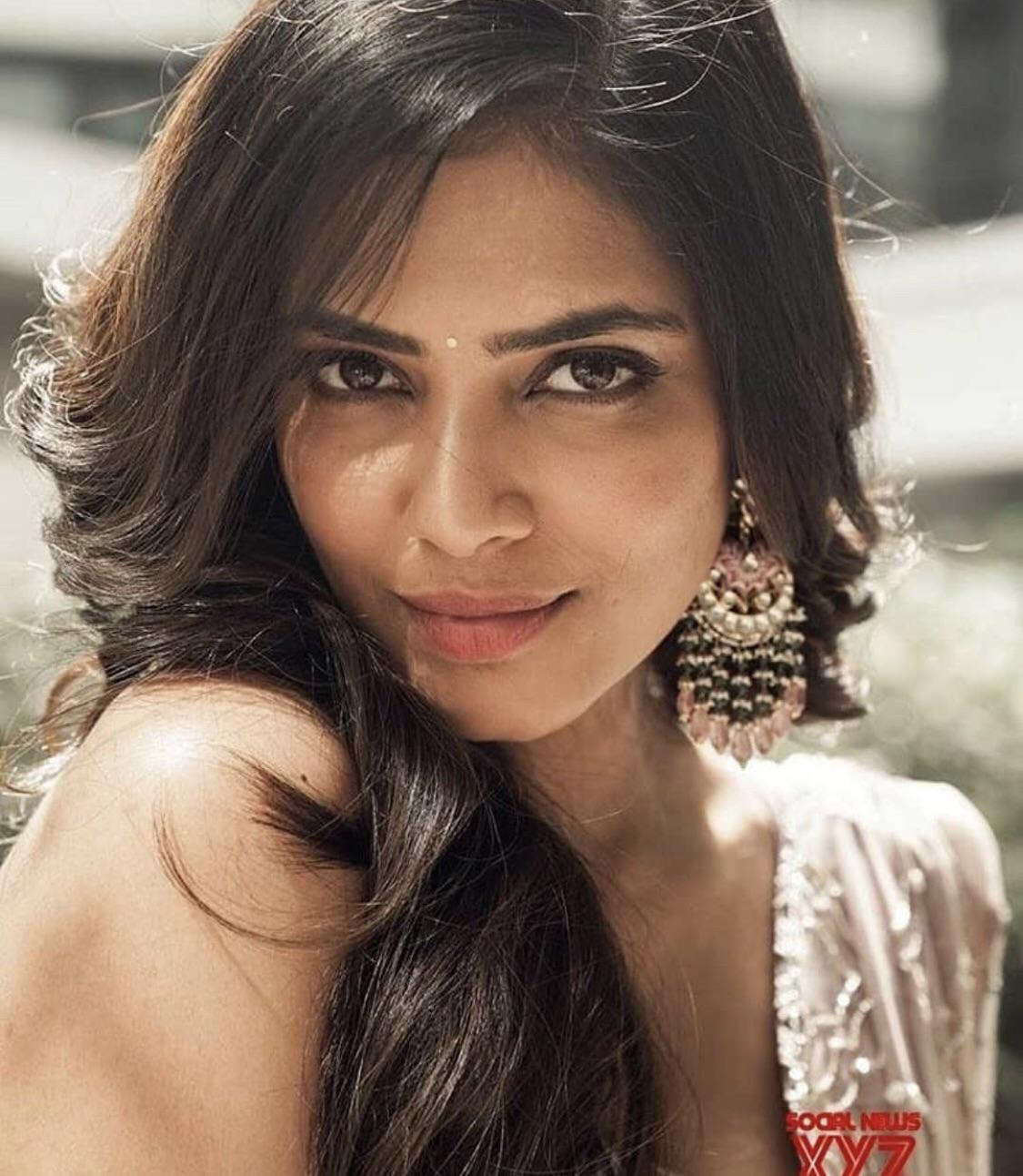 Inviting look | Scrolller