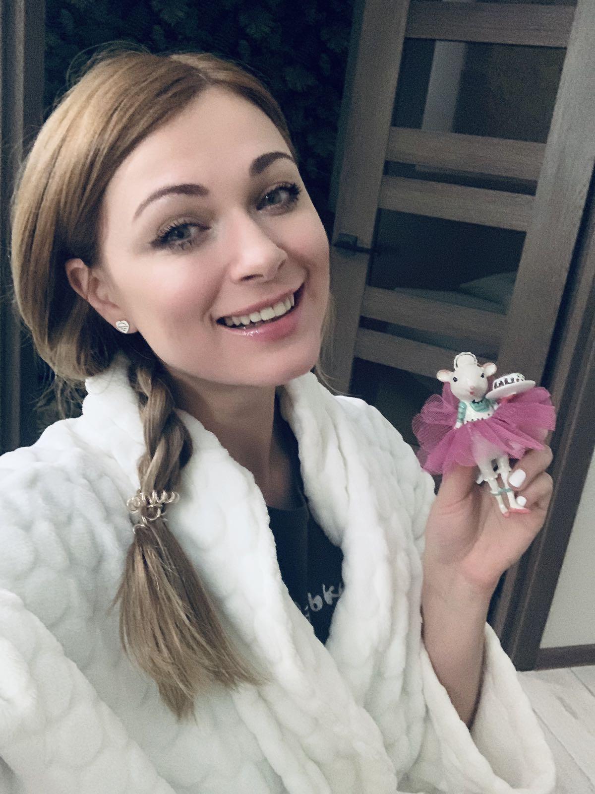 Irinas Cute Selfie Scrolller