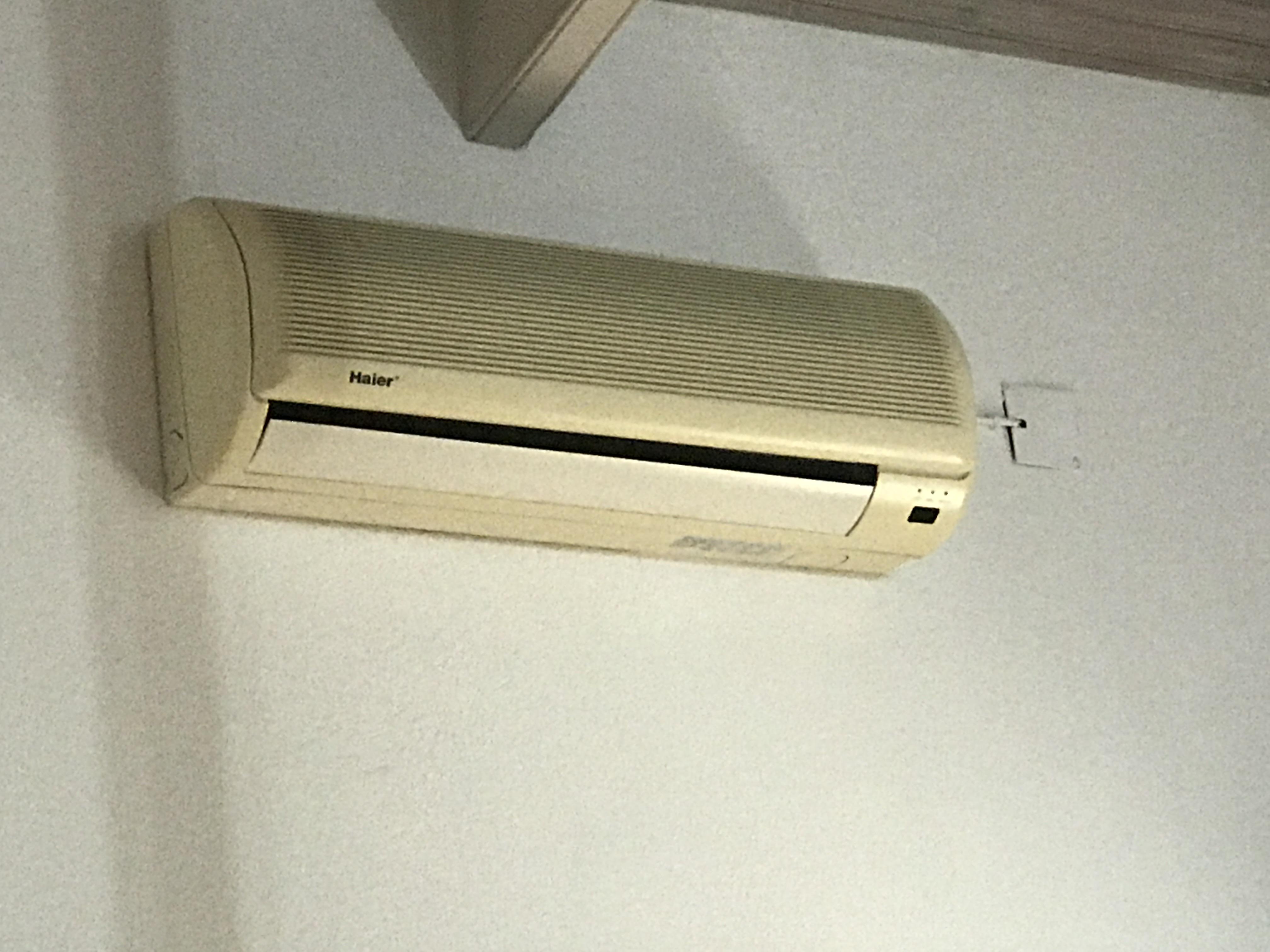 Is air conditioning a fan 🤷‍♂️ | Scrolller