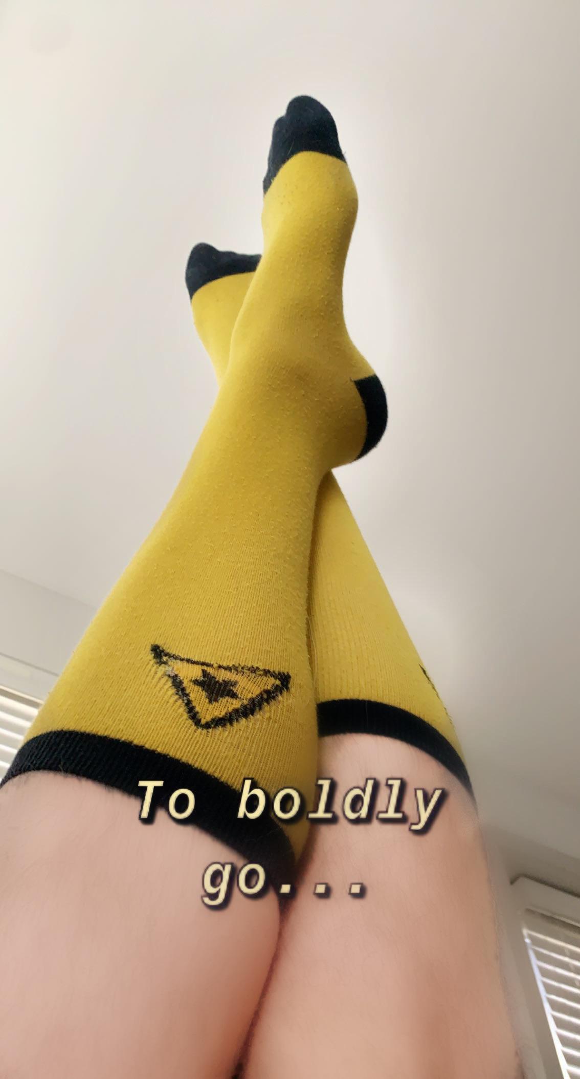 Is command gold my color? | Scrolller