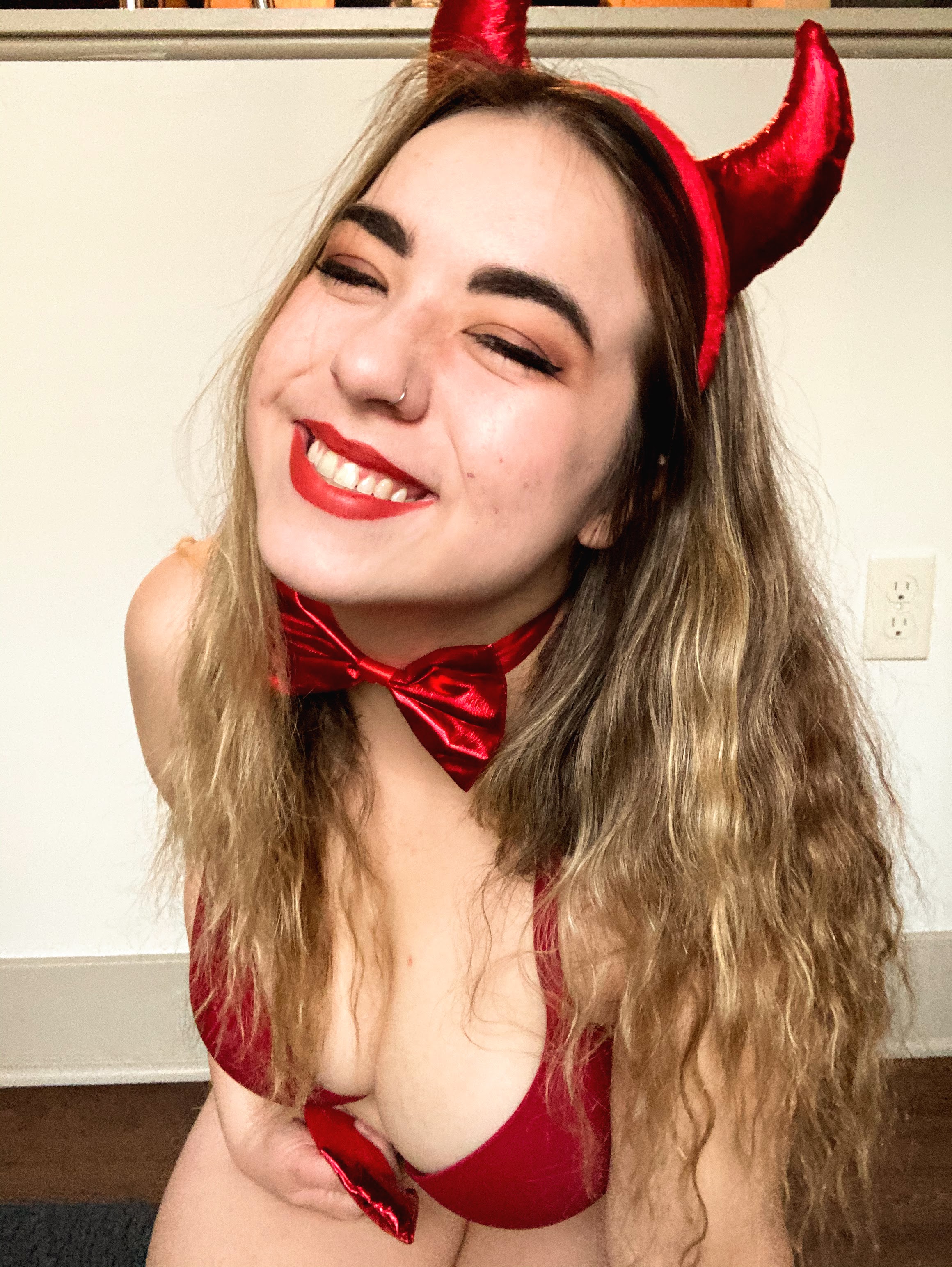 is it a devil costume or a slutty college girl costume ? 🤷‍♀️ | Scrolller