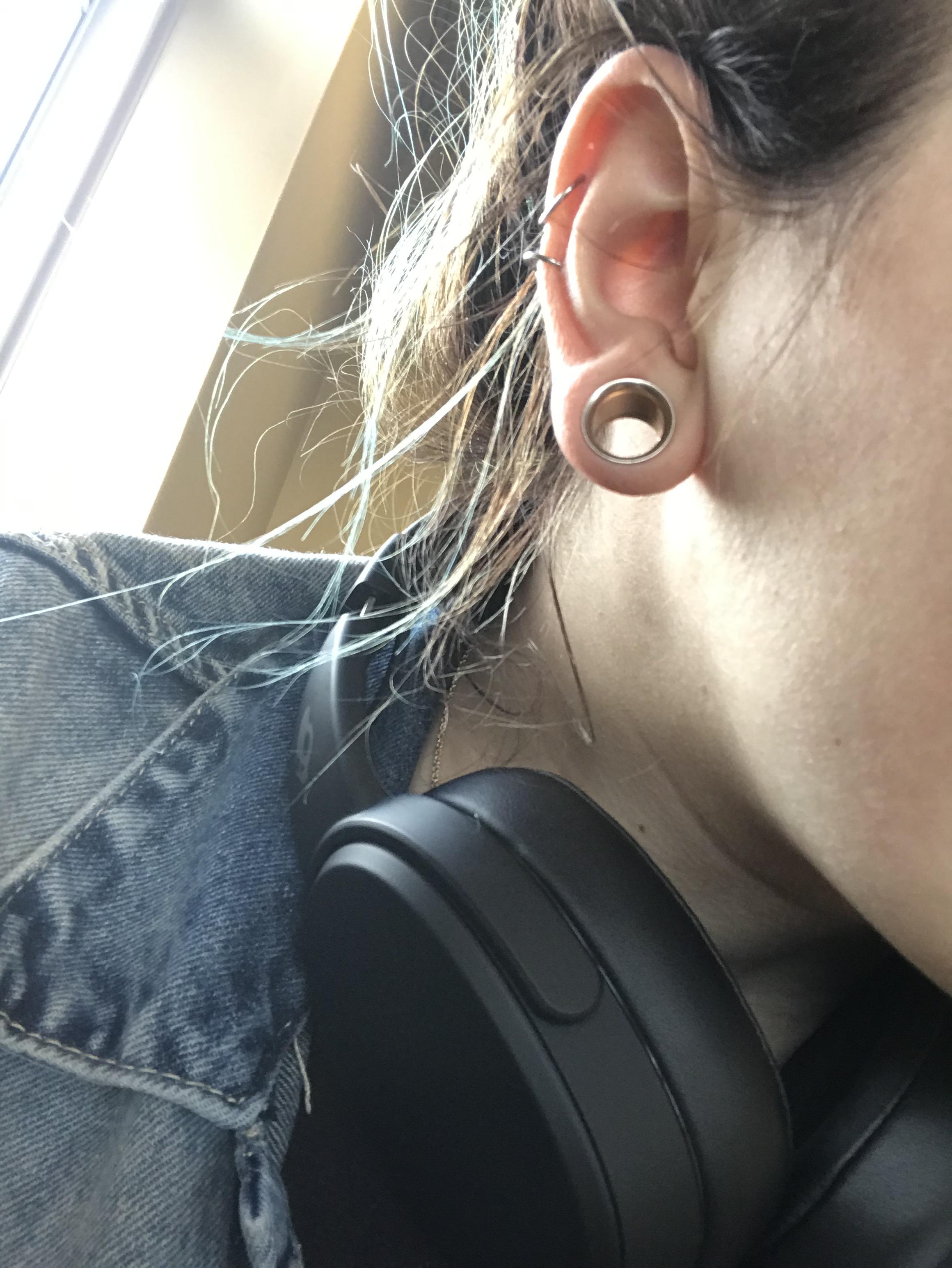 Is it strange that my ear lobes are my favorite part about me? | Scrolller
