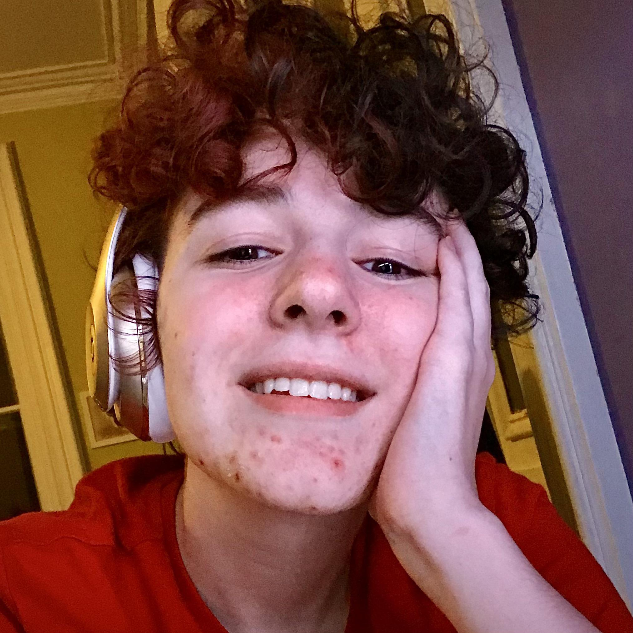 Is that a... teeth reveal😳 | Scrolller